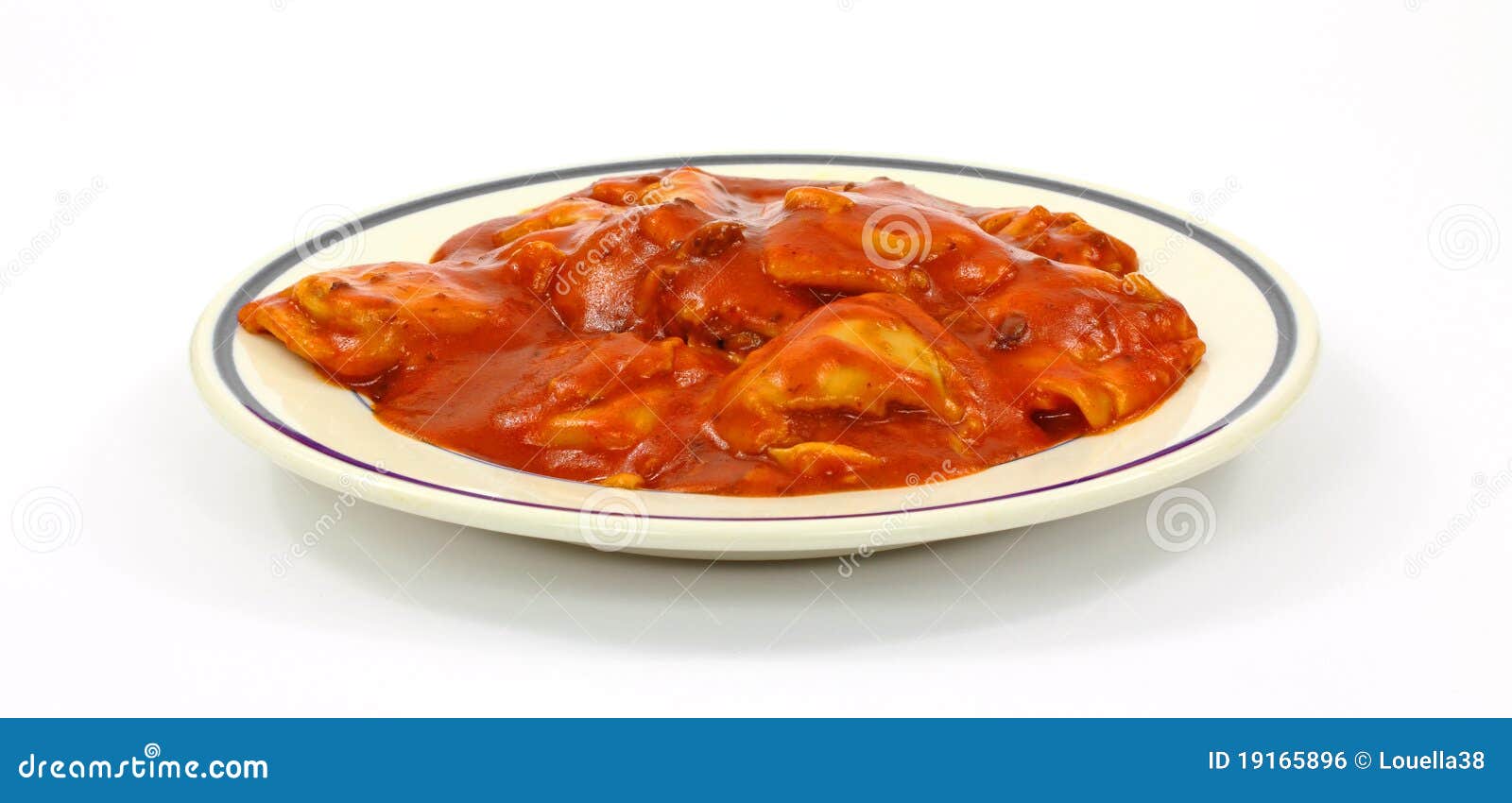 Plaque Des Ravioli De Boeuf Photo stock - Image du raviolis, blanc ...