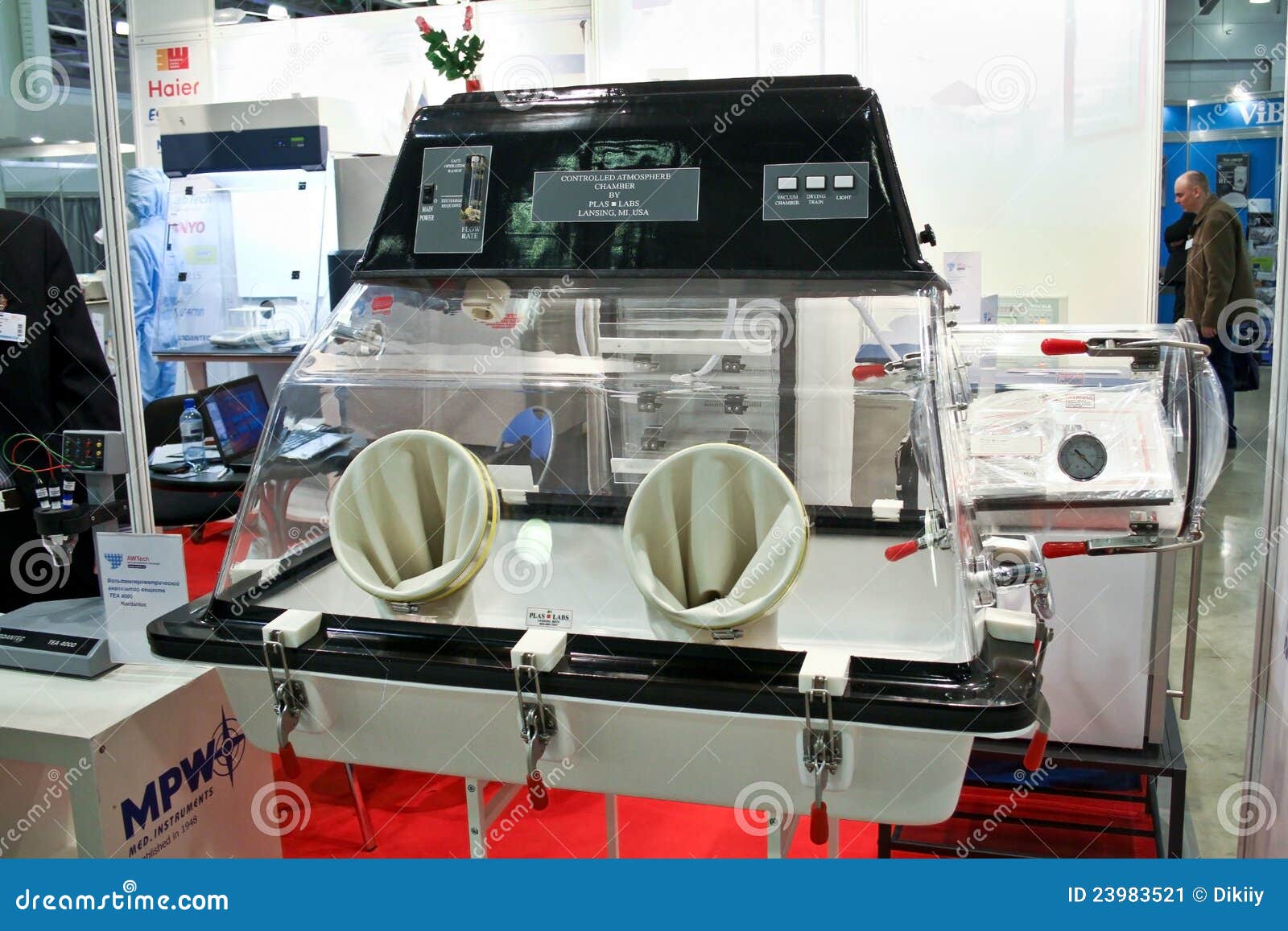 Plas Labs Controlled Atmosphere Chamber Editorial Photo - Image of ...