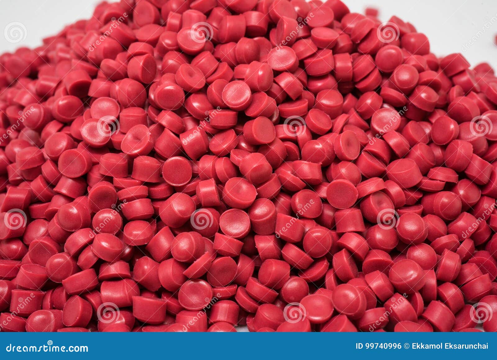 Plast- kulor arkivfoto. Bild av kulor, växt, stöpning - 99740996