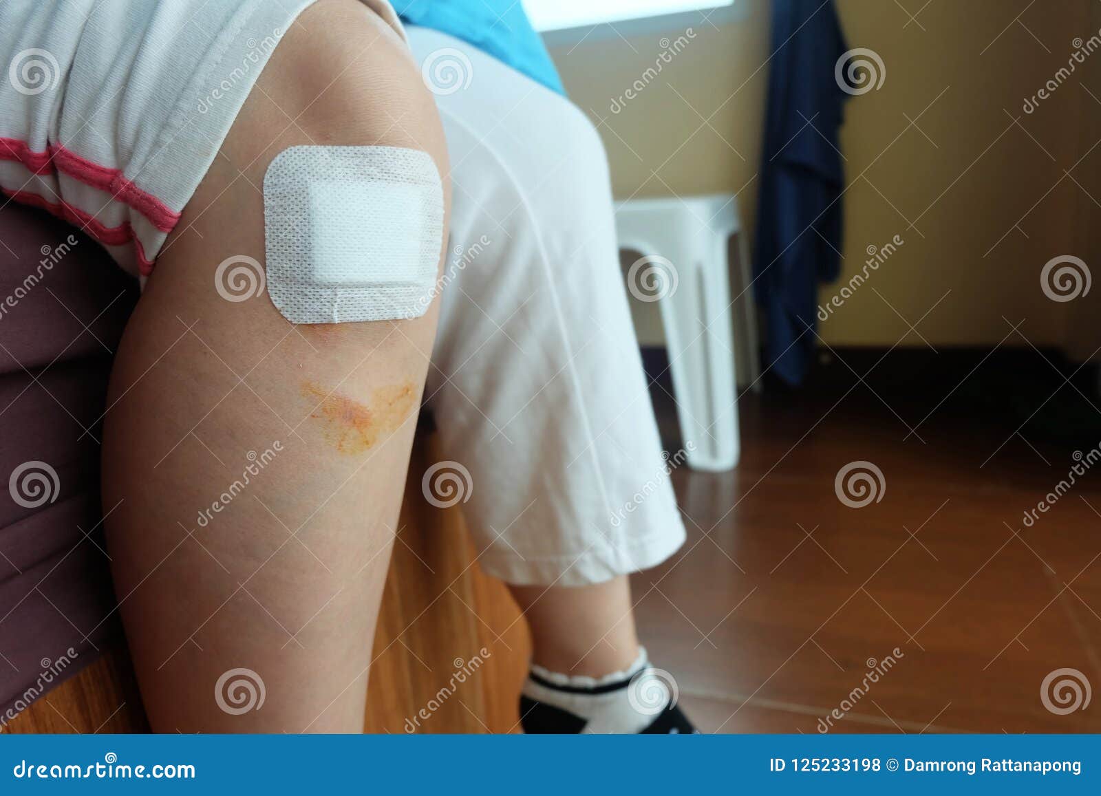 Plaster Closed Wound on the Knee Stock Photo - Image of emergency ...