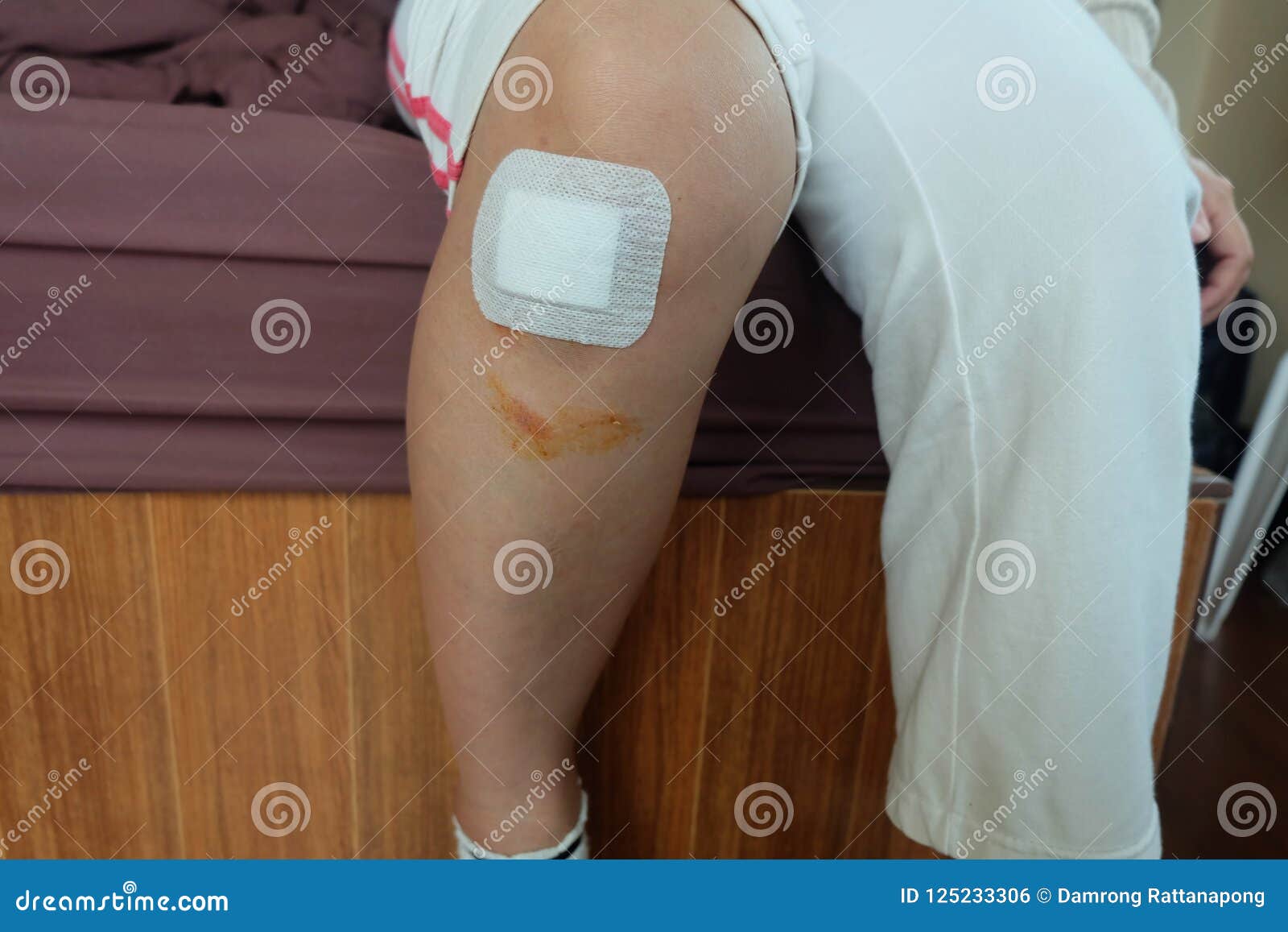 Plaster Closed Wound on the Knee Stock Photo - Image of health, lesion ...