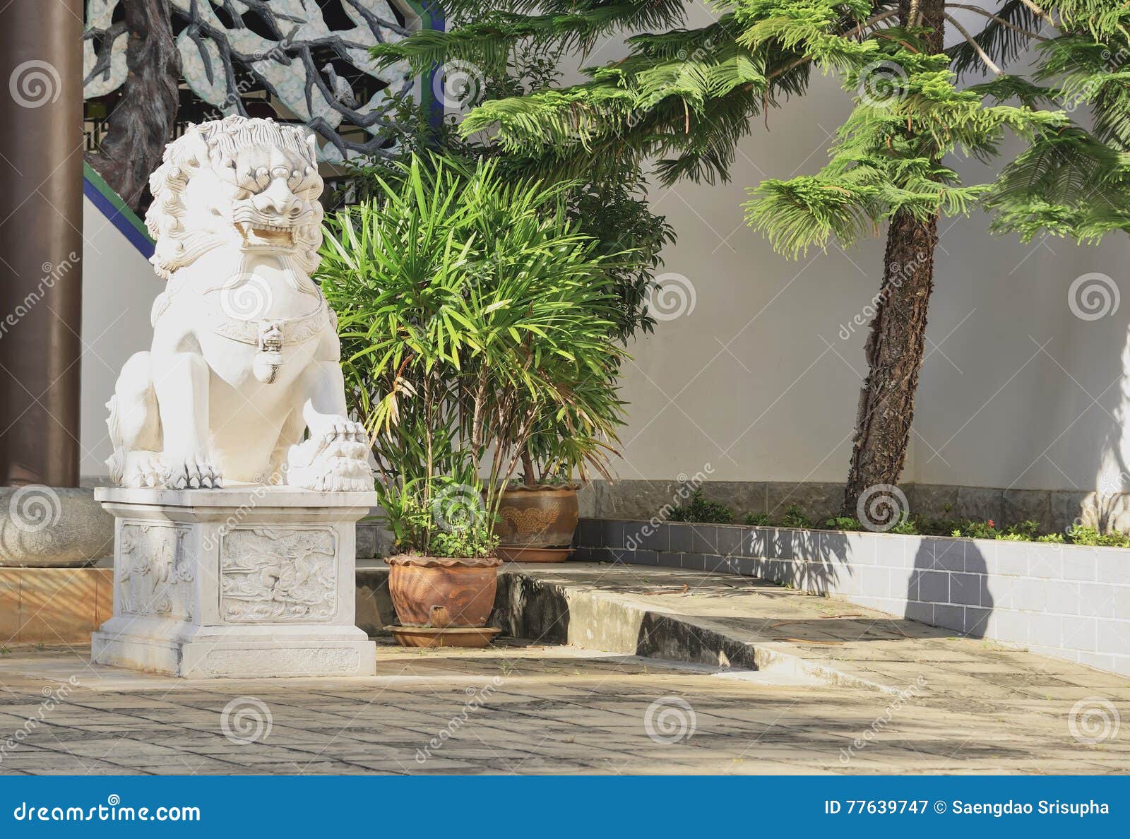 Plaster statue stock image. Image of architecture, human - 77639747