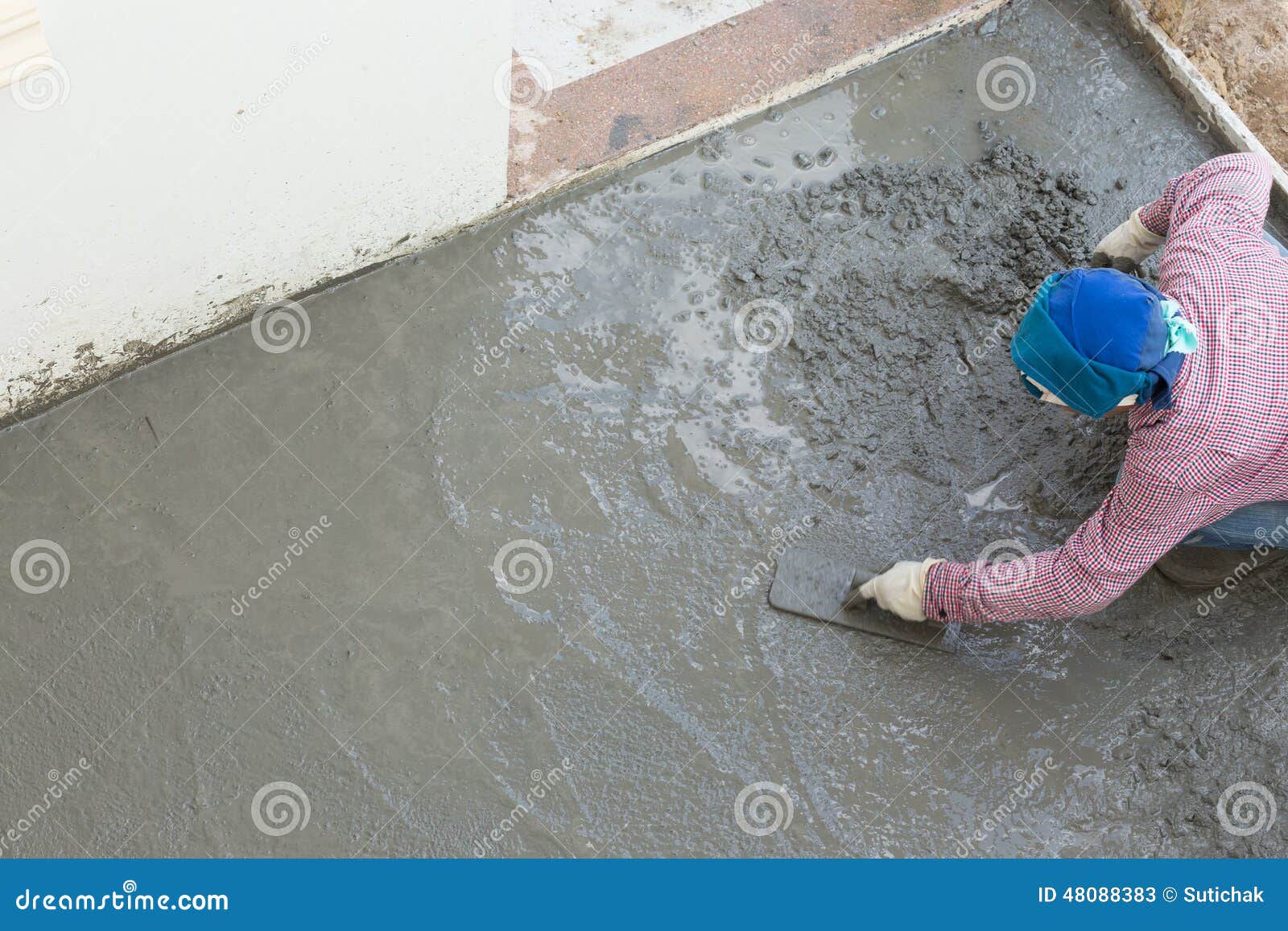 Worker Plastering Stack Lightweight Concrete Block, Foamed Concrete ...