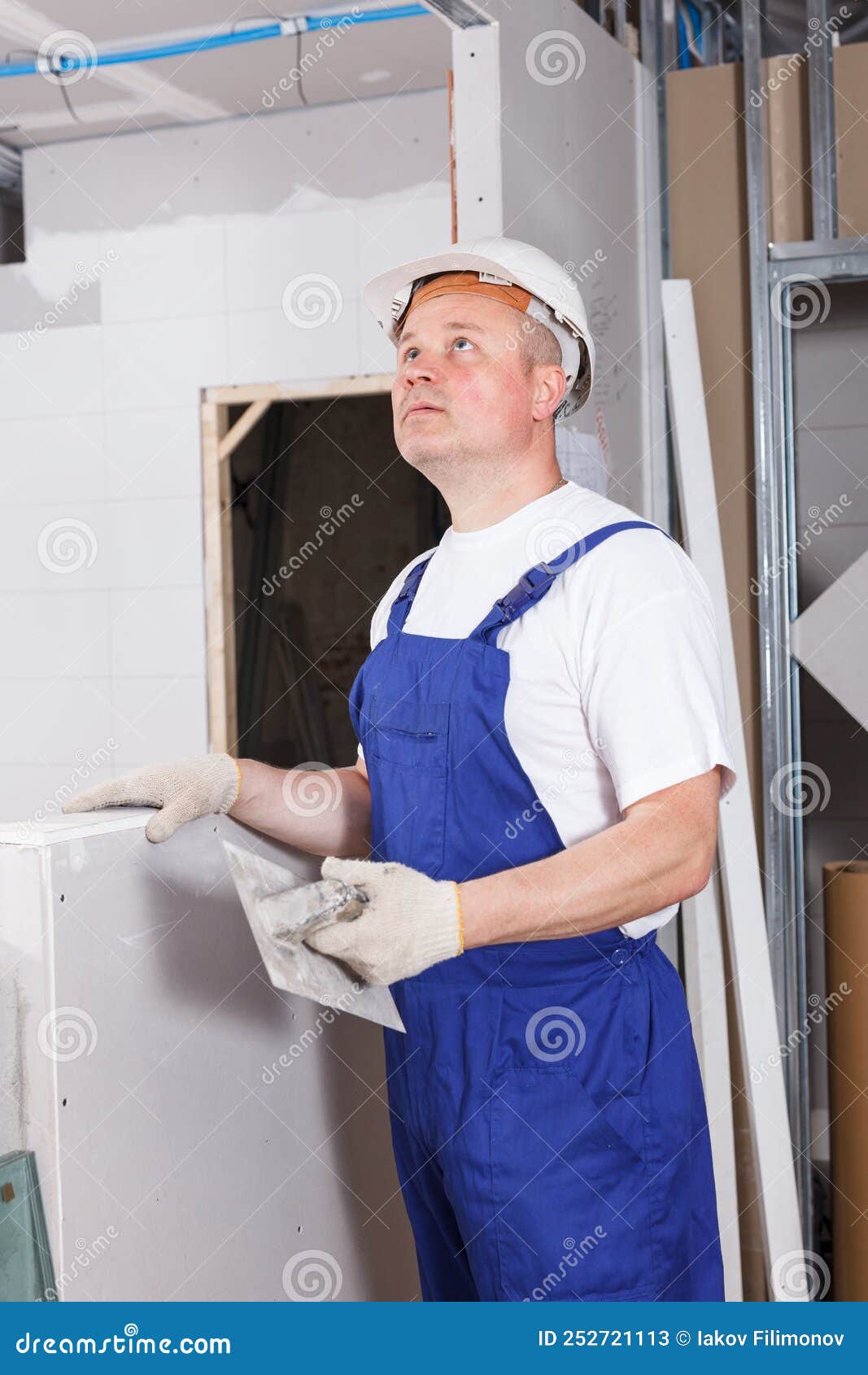 Plasterer Taping Drywall Joints Stock Image - Image of worker, manual ...