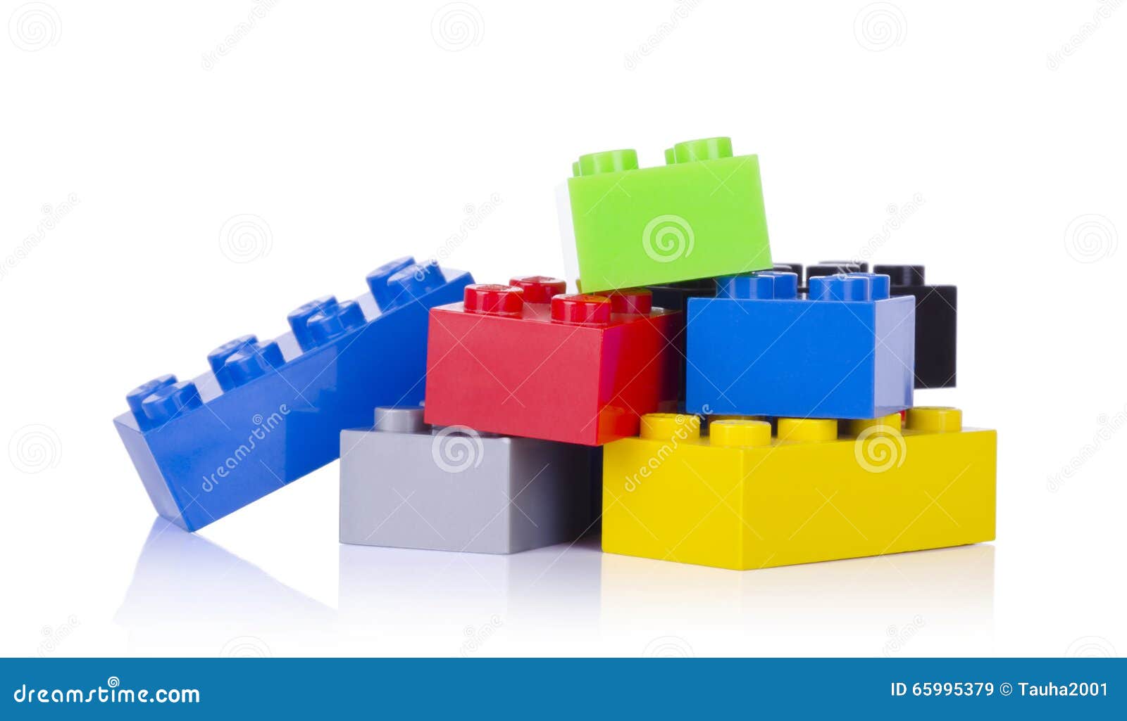 Plastic Bouwstenen Die Op Wit Worden GeïsoleerdF Stock Afbeelding ...