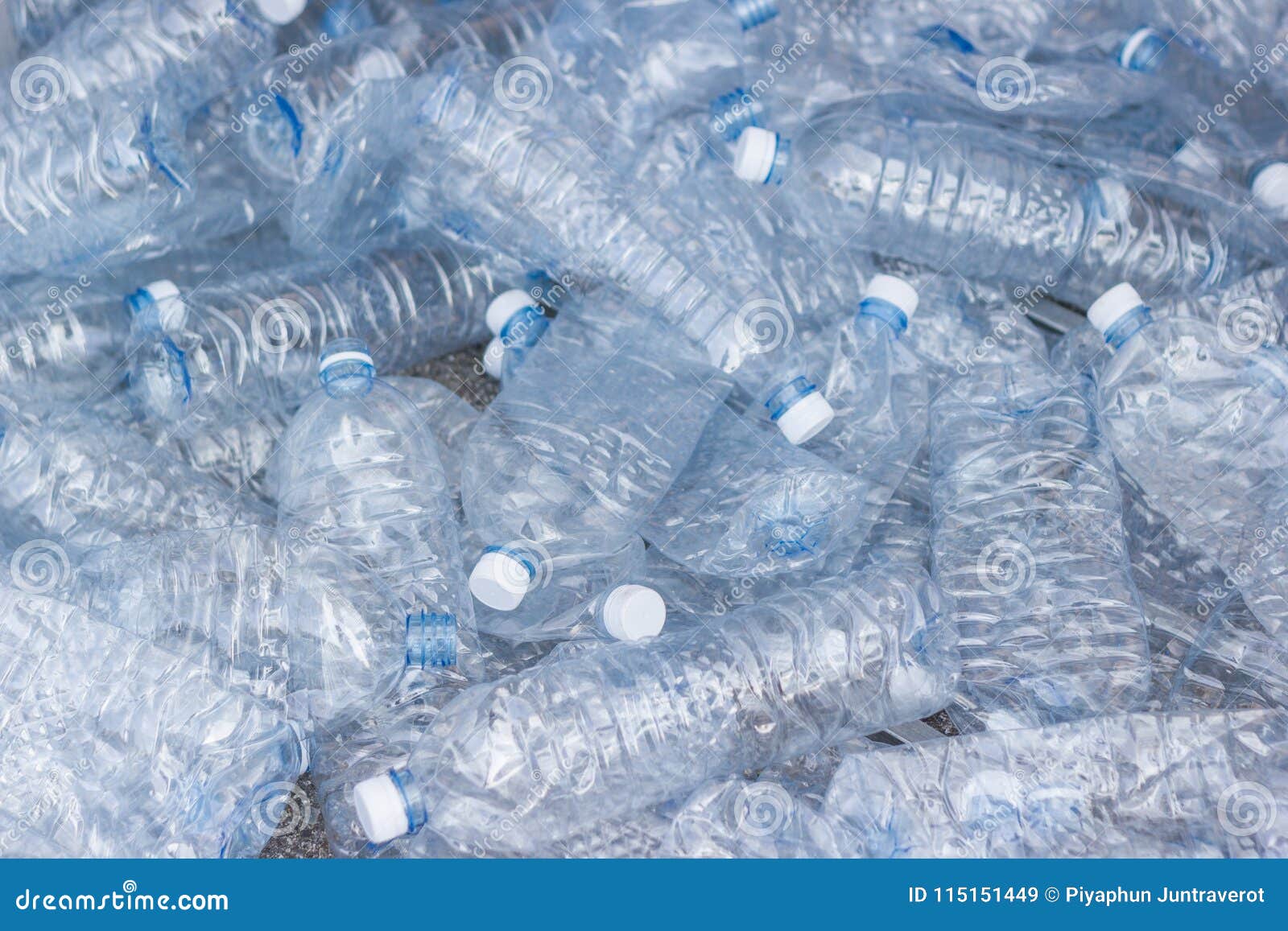 Plastic Flessen, Concept Het Recycling Van Leeg Stock Afbeelding ...