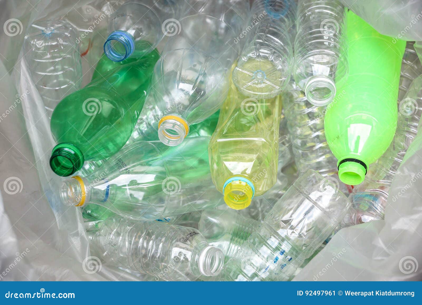 Plastic Flessen Voor Kringloop Stock Afbeelding - Image of flessen ...