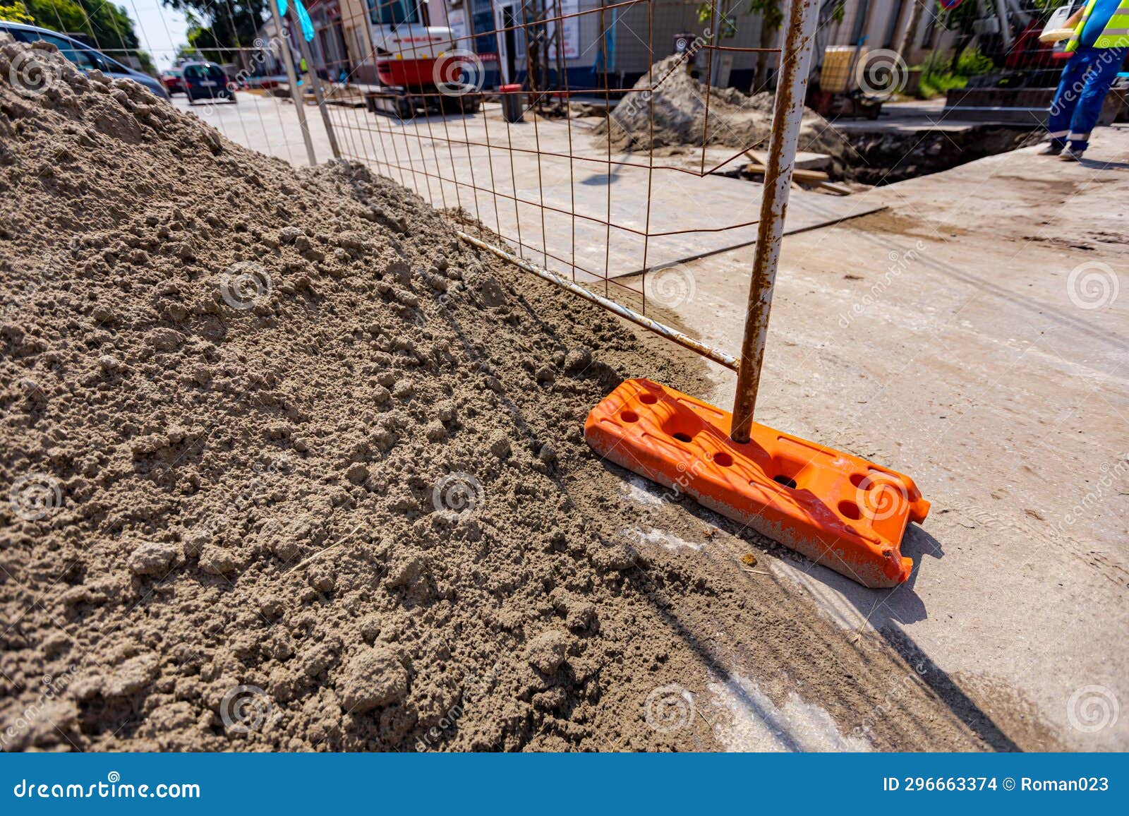 Plastic Foot Stabilizer for Metal Wire Fence at the Construction Site ...