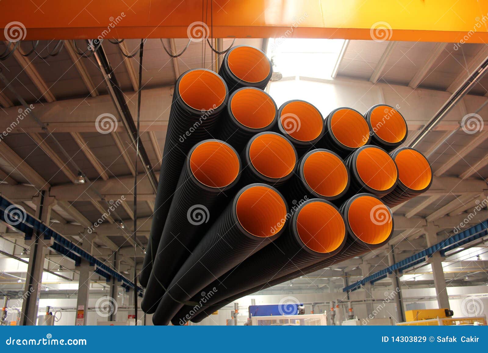 Plastic pijp stock afbeelding. Image of metaal, buis - 14303829