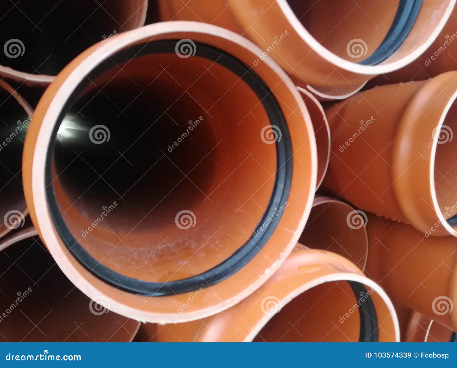 Plastic Rioolbuizenpvc in Een Stapel Stock Afbeelding - Image of ...