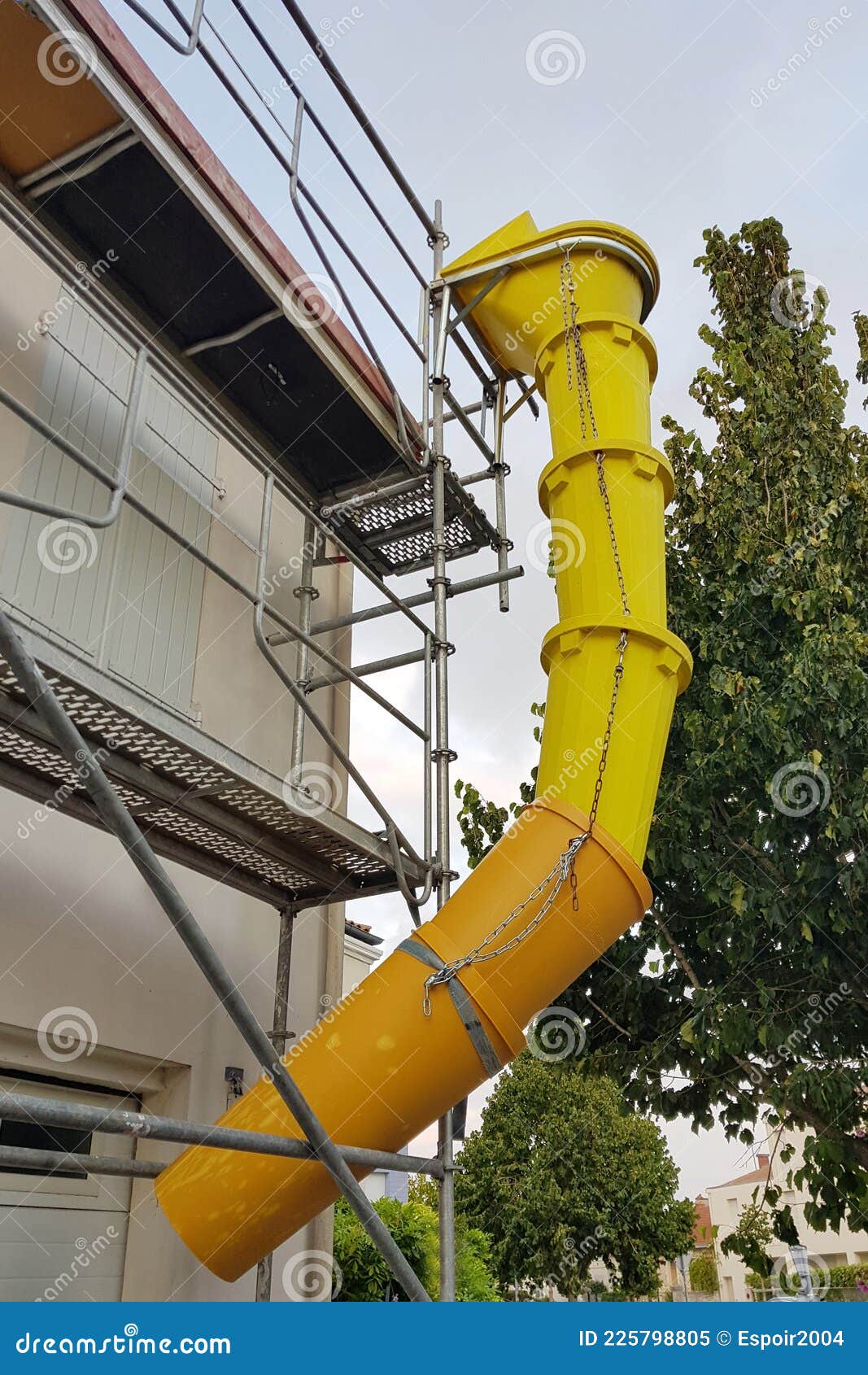 Plastic Rubble Chute for the Safe Disposal of Rubble and Roofing ...