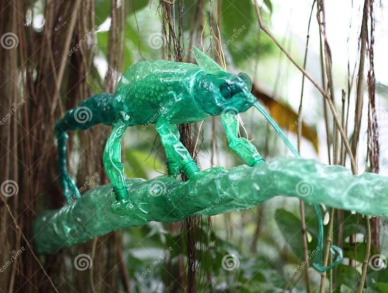 Plastic sculptures Pet Art editorial photo. Image of botanic - 13066856