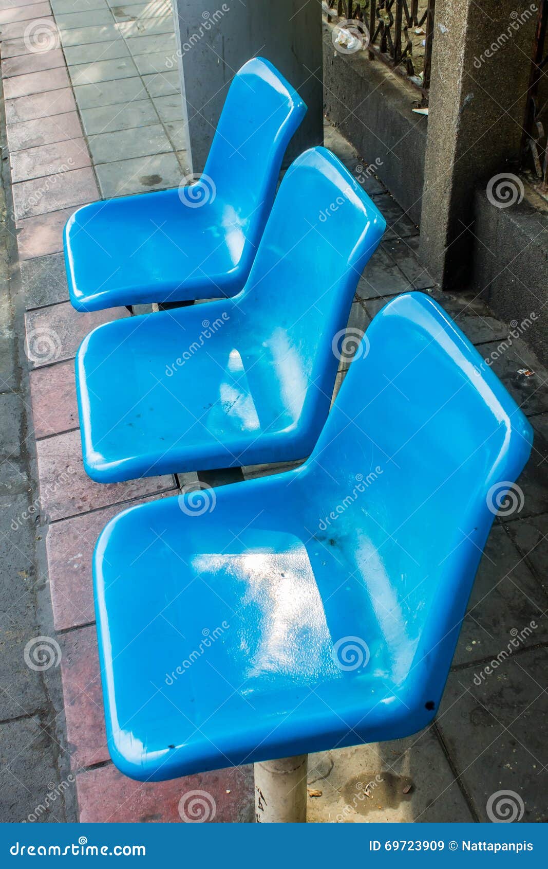 Plastic Seat Blue Chair Bus Stop Stock Photos - Free & Royalty-Free ...