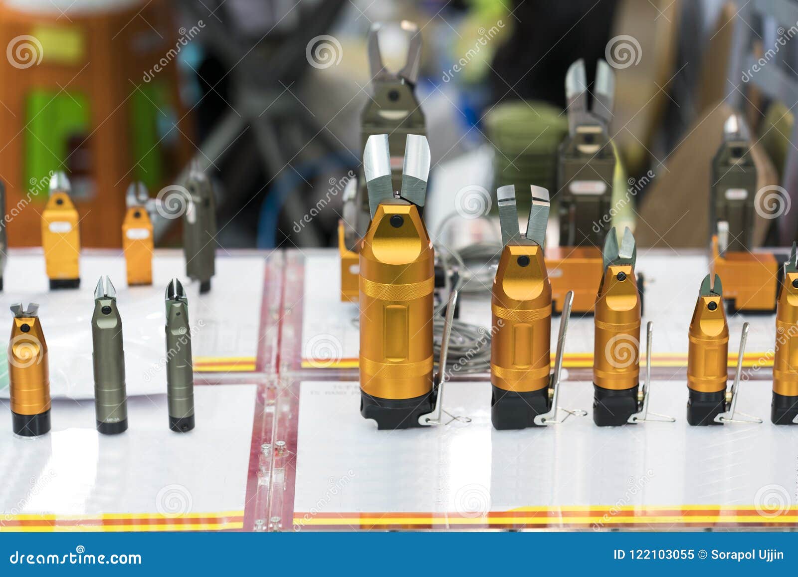 Plastic Sprue Gate Cutting And Sucction Pad For Plastic Injection ...