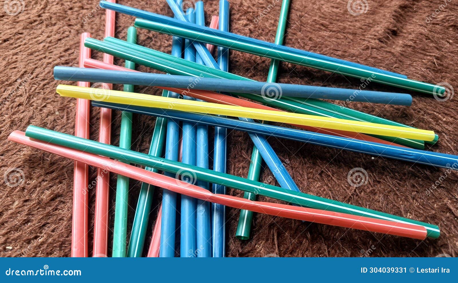 The Plastic straw colors stock image. Image of straw - 304039331