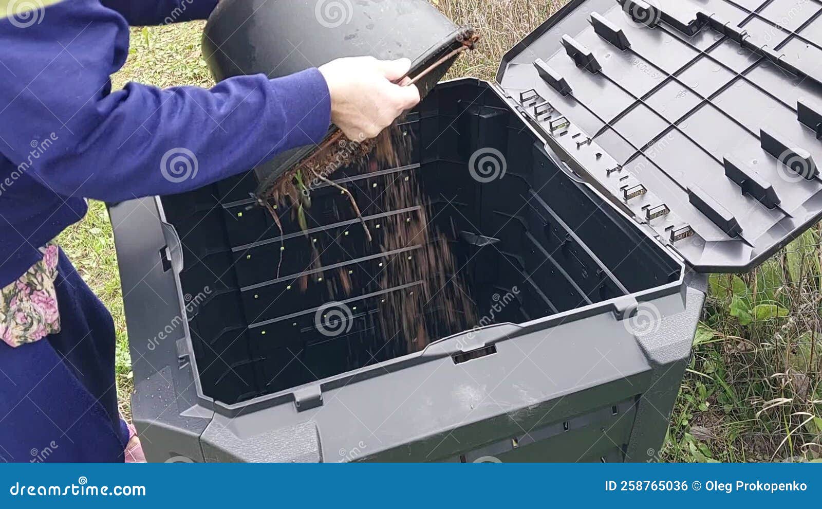 Plastic Tank for the Production and Storage of Compost in the Garden ...
