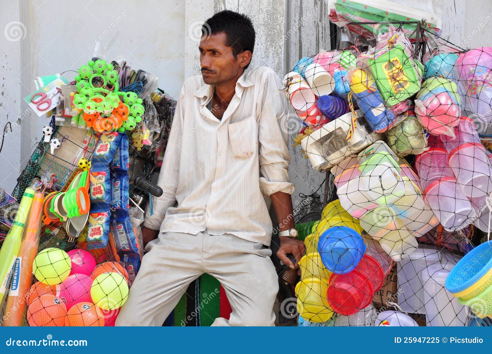 Plastic vendor editorial image. Image of items, cycle - 25947225