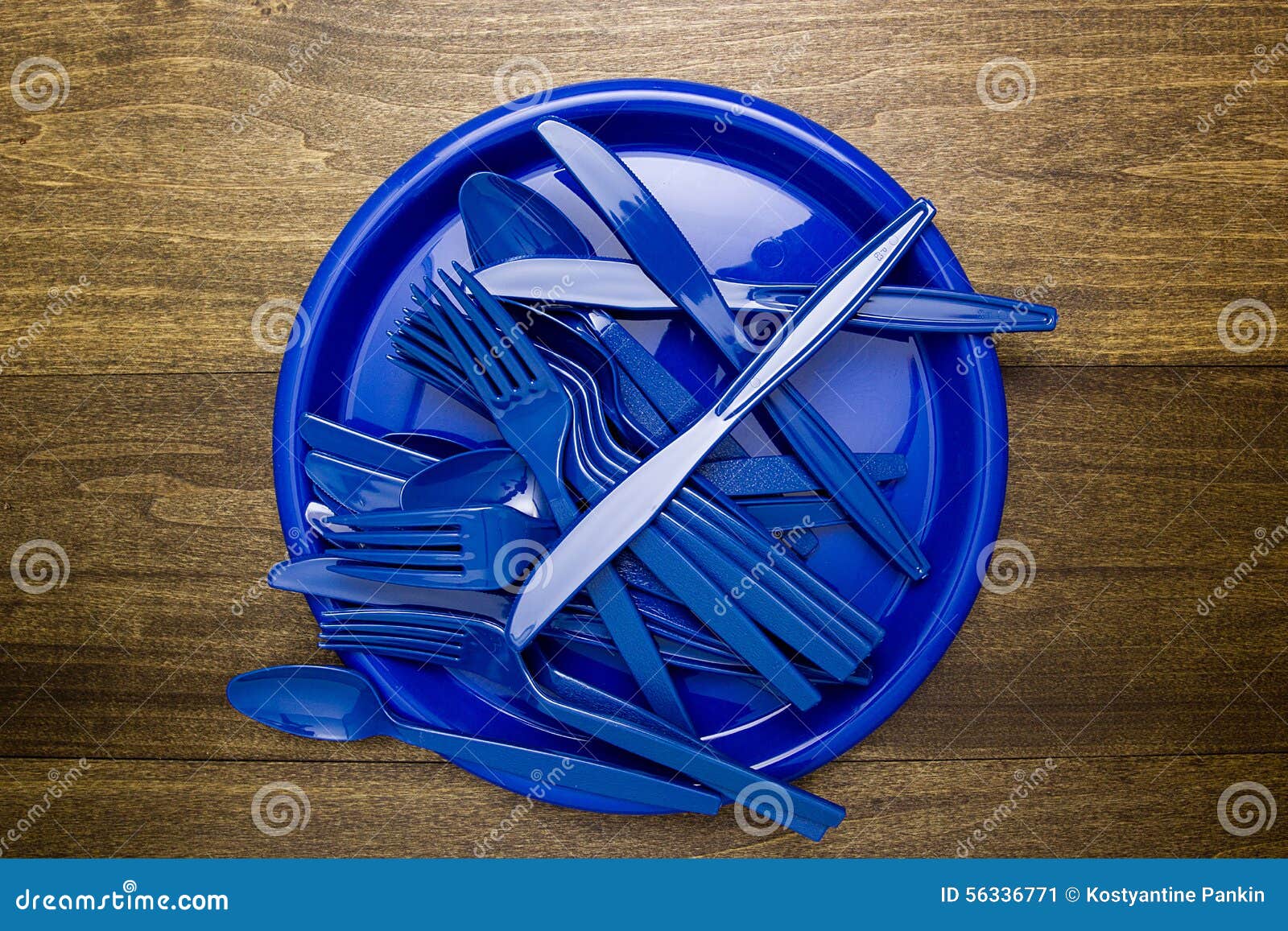 Plastic ware for picnic stock image. Image of simple - 56336771