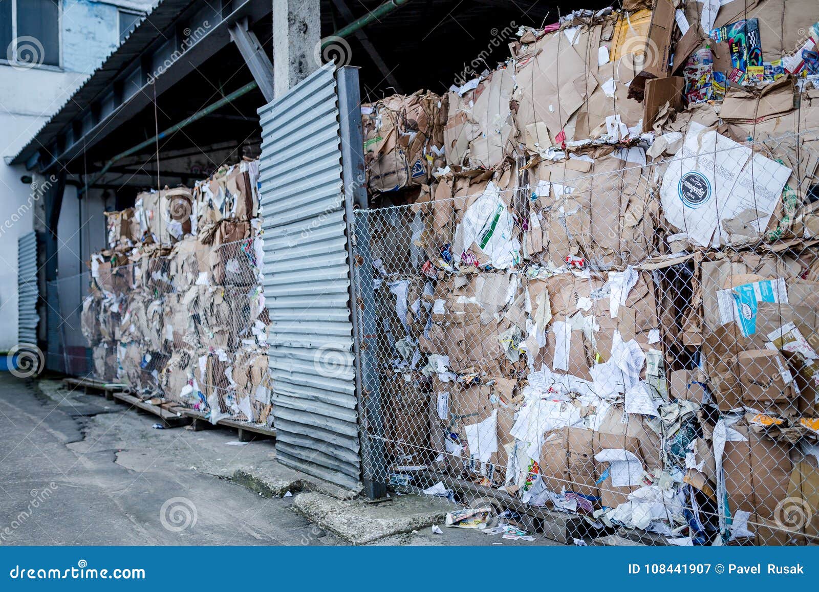 Plastikabfall Ist- Im Lager in Der Abfallbeseitigungsanlage ...