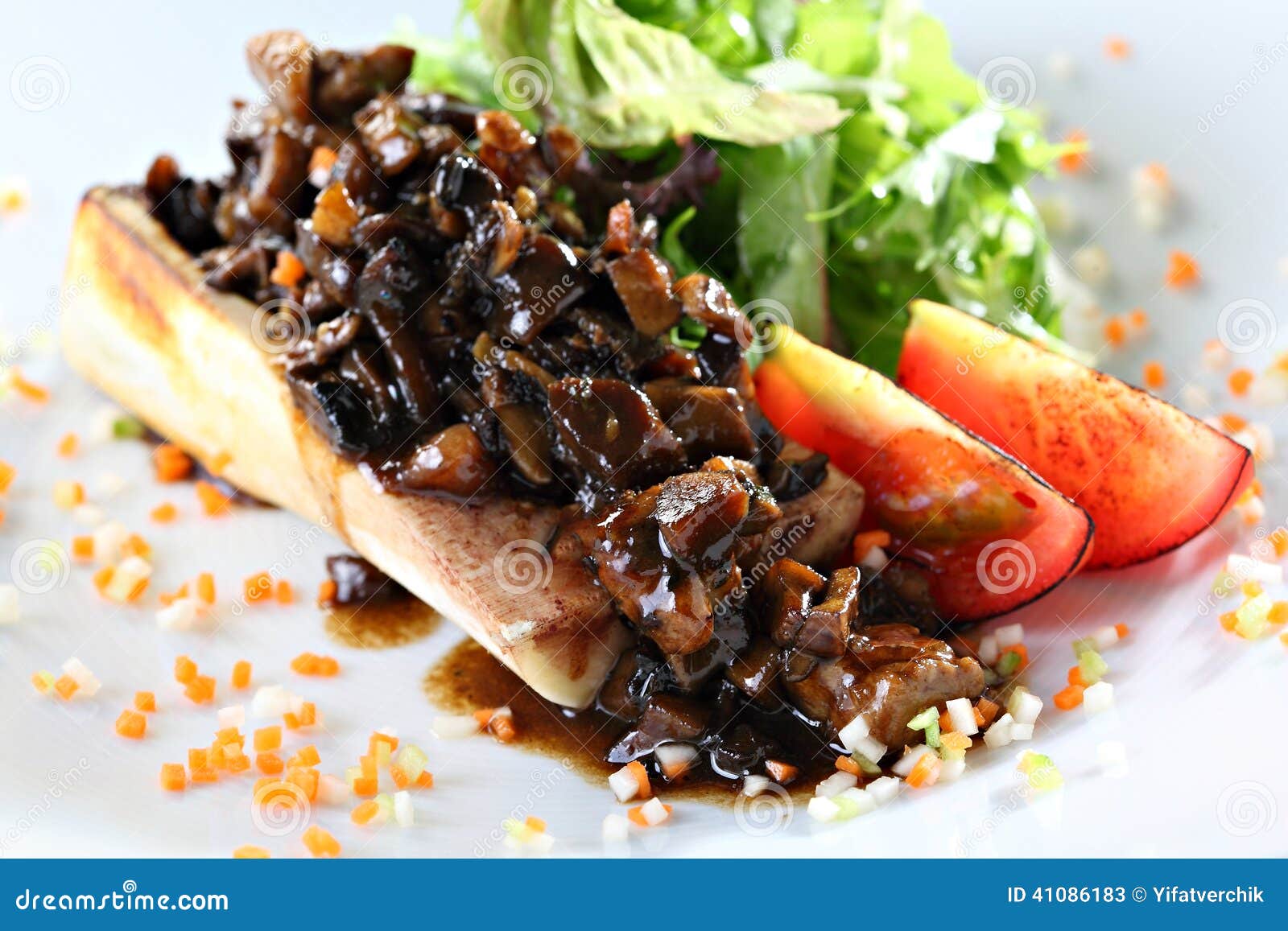 Plat de viande image stock. Image du diner, gril, cuit - 41086183