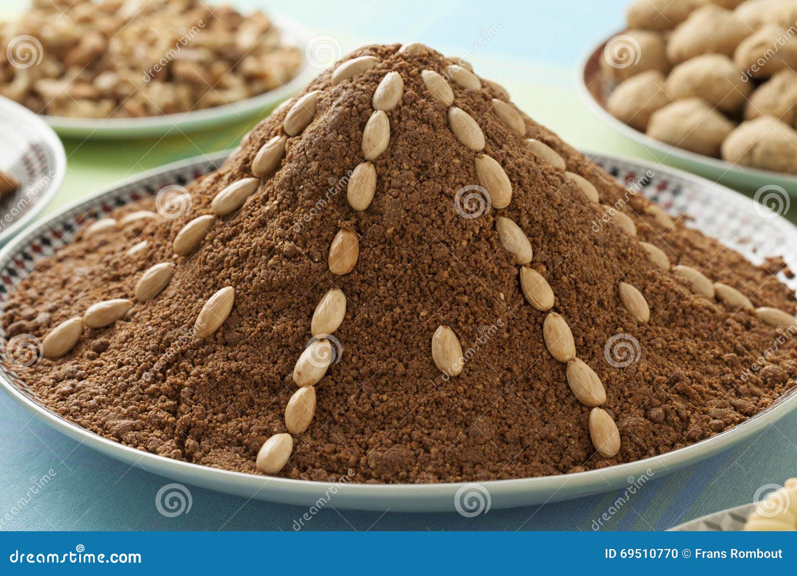 Plat Marocain Traditionnel Avec Le Selou Photo stock - Image du ...