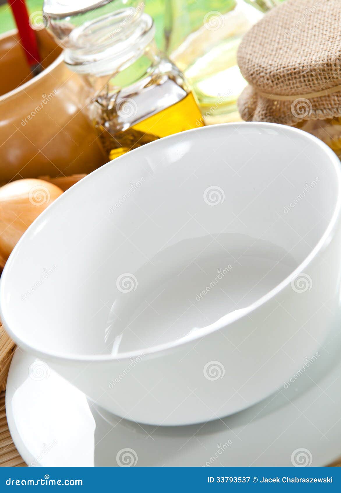 Plat vide image stock. Image du table, plaque, fond, assiette - 33793537