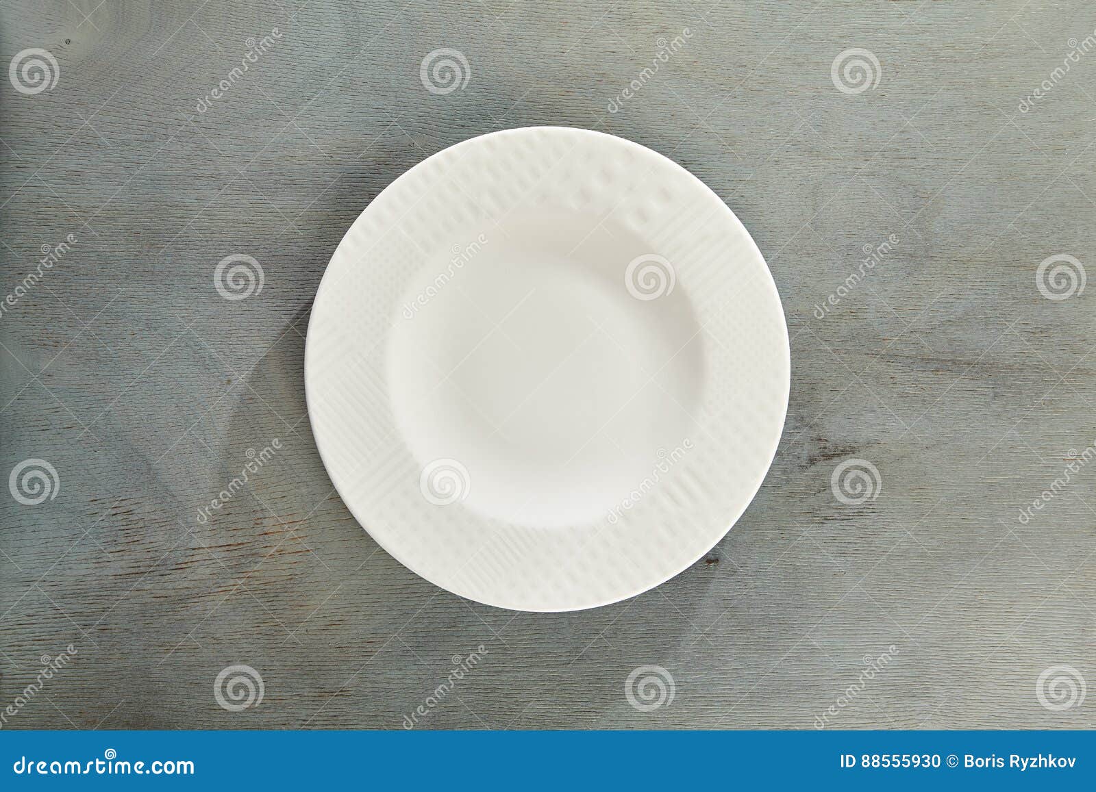 Plat vide sur Gray Wood photo stock. Image du copie, carte - 88555930