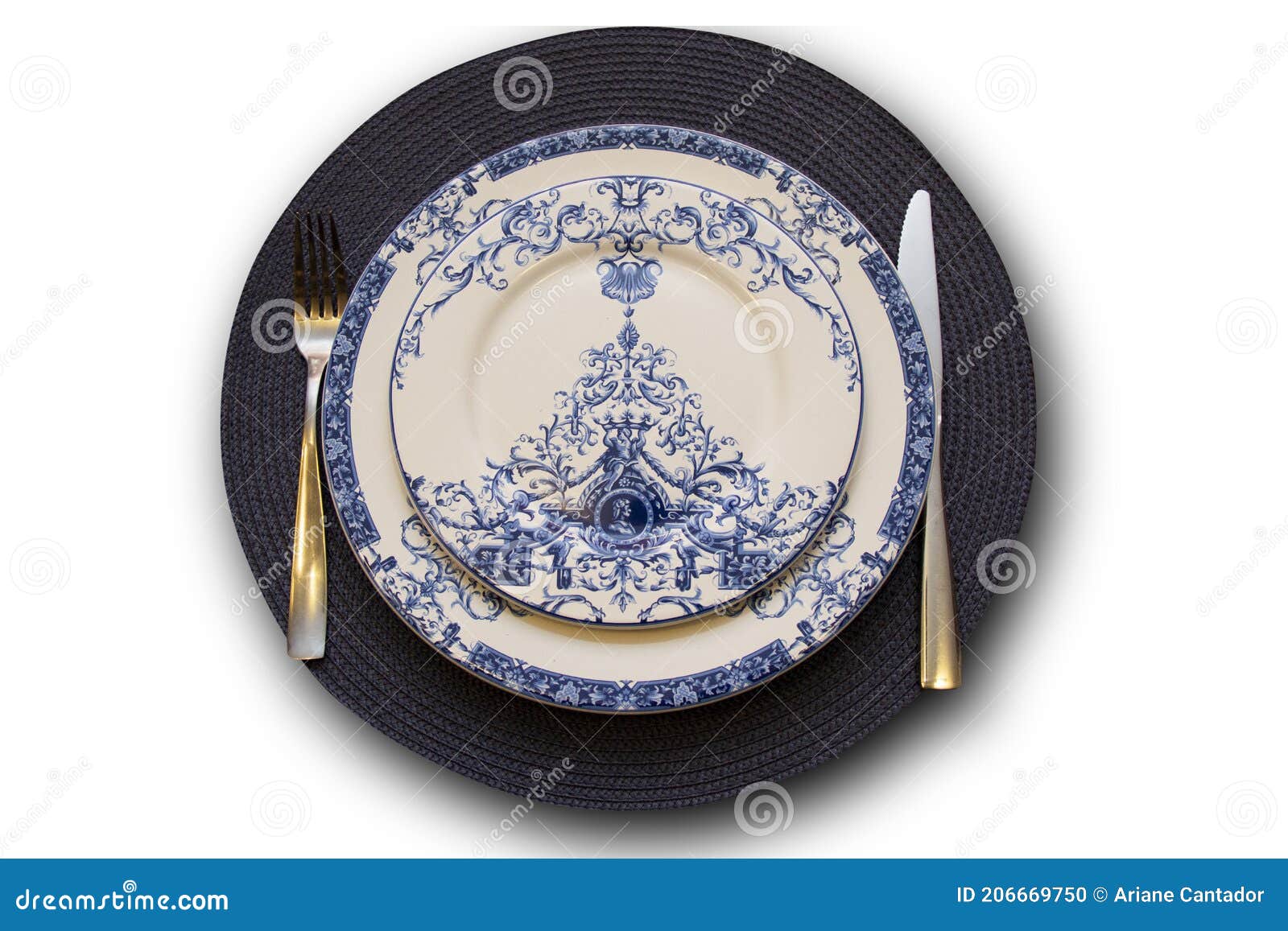 Plat Vide Sur La Table Avec Une Copie De Style Colonial Photo stock ...