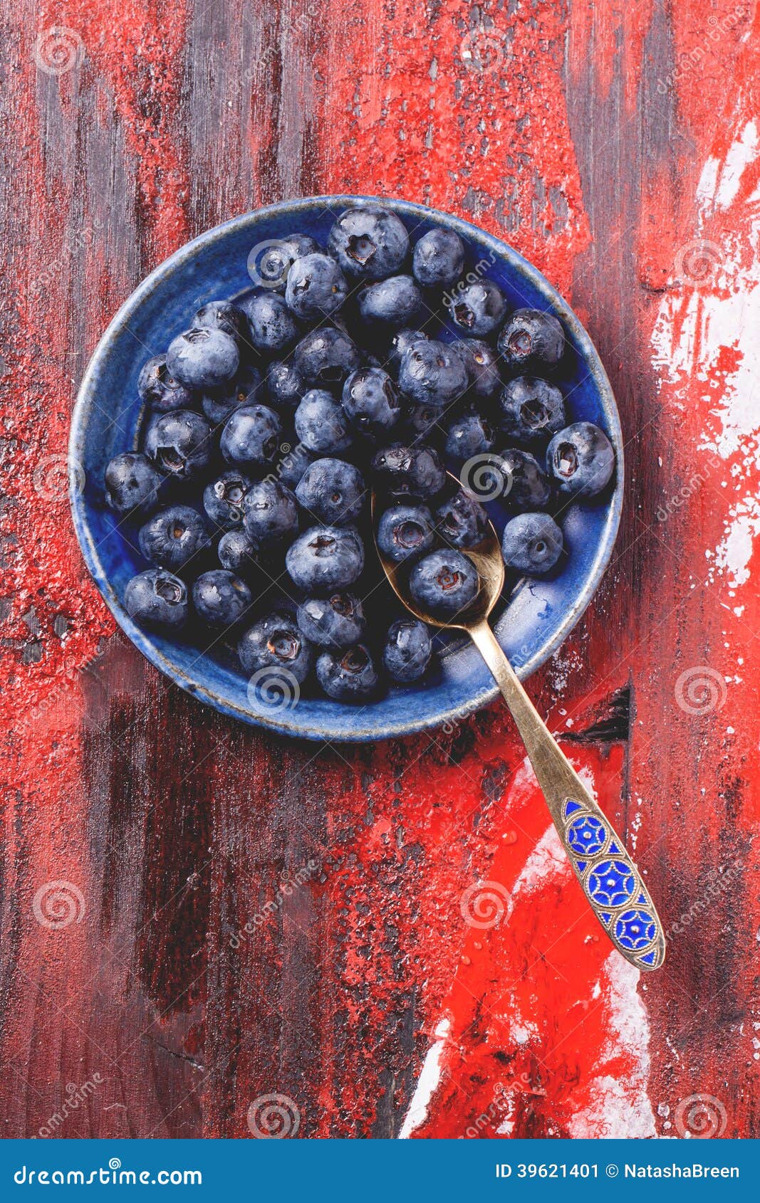 Plate of blueberries stock image. Image of juicy, ingredient - 39621401