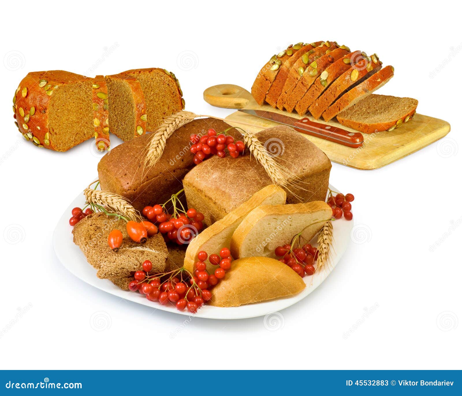 Plate with Bread and Berries Stock Image - Image of gourmet, baking ...