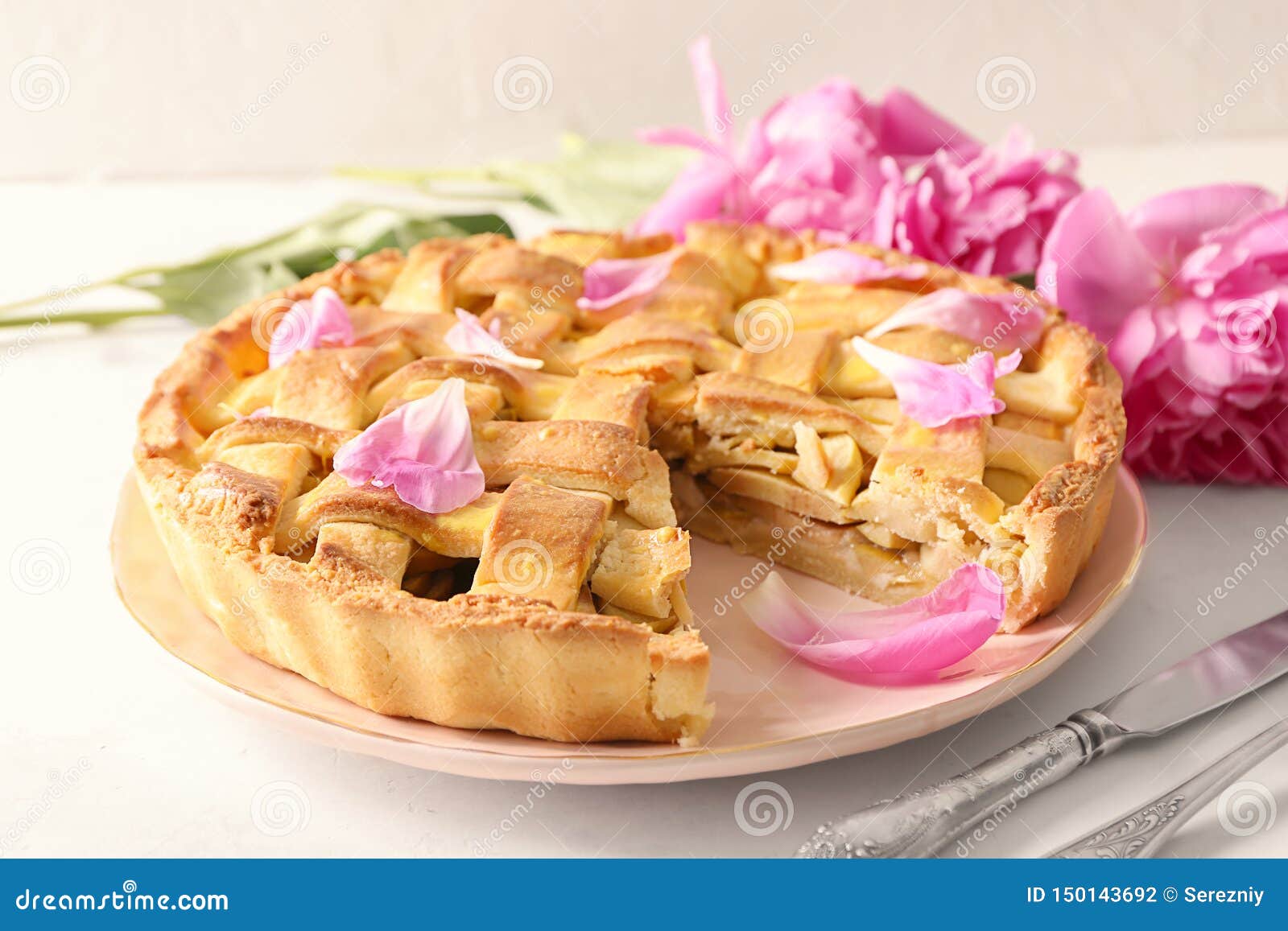 Plate with Delicious Apple Pie on Table Stock Photo - Image of homemade ...