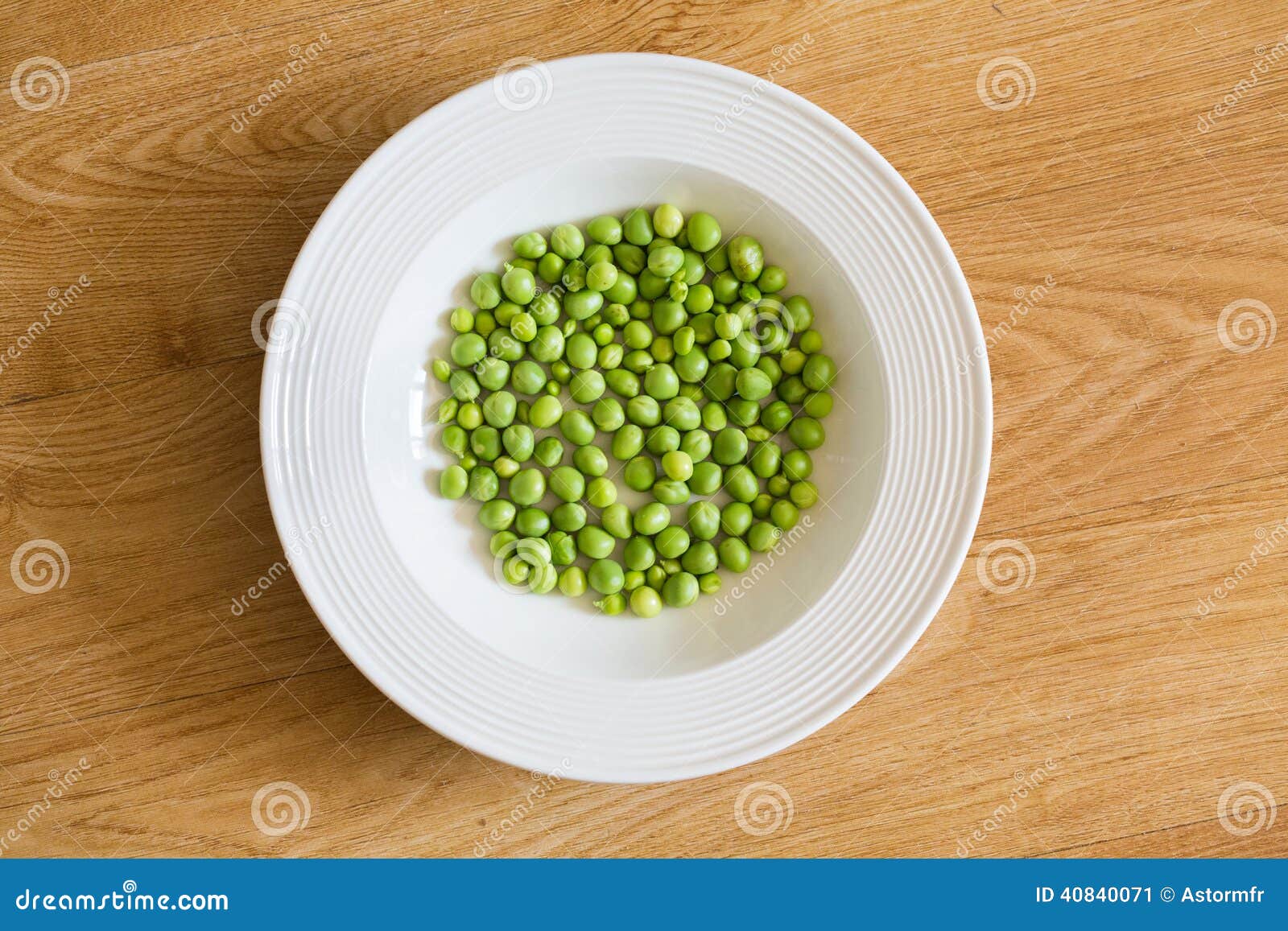 Plate of fresh green peas stock image. Image of healthy - 40840071