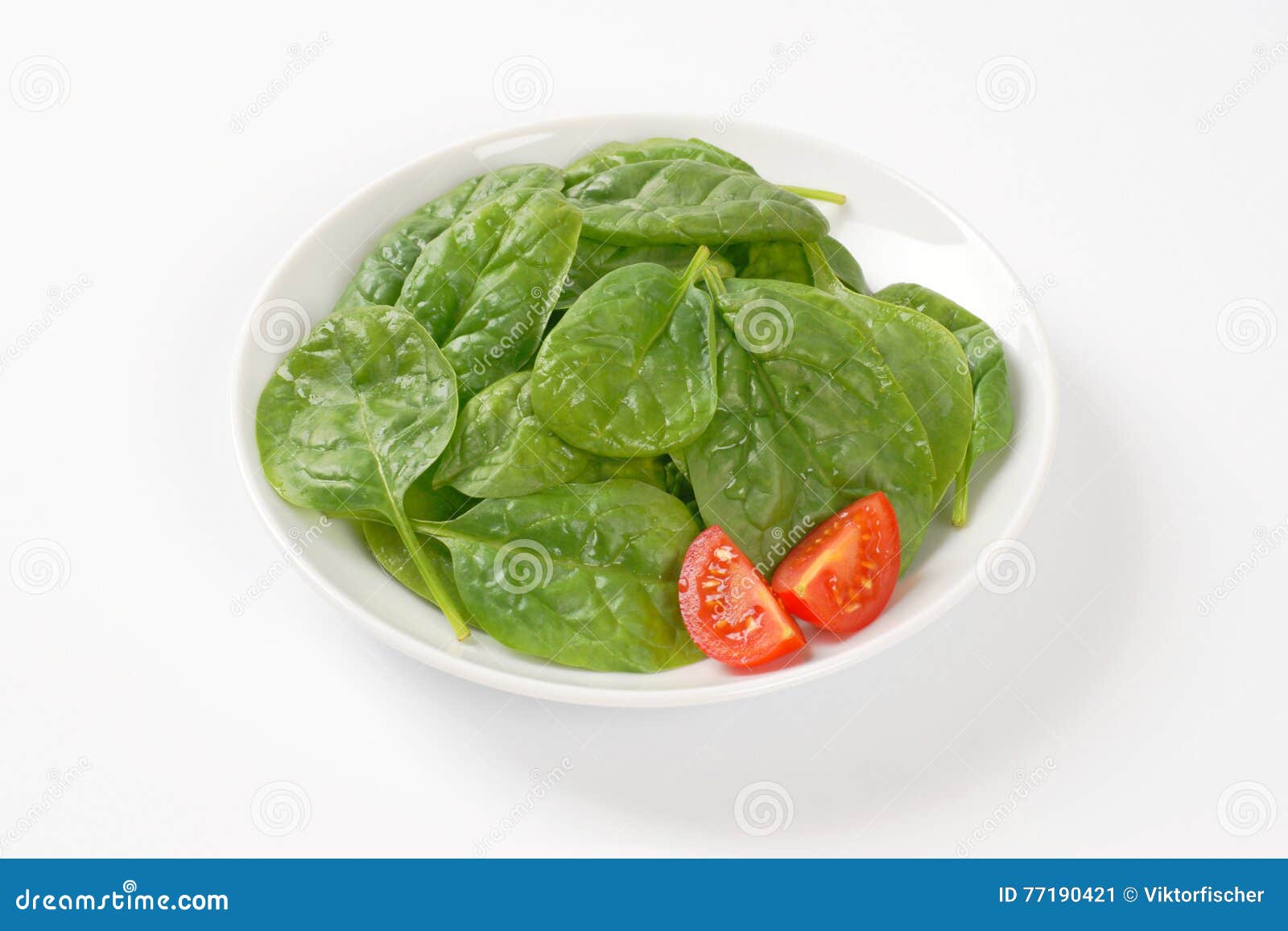 Plate of fresh spinach stock image. Image of plate, ingredient - 77190421