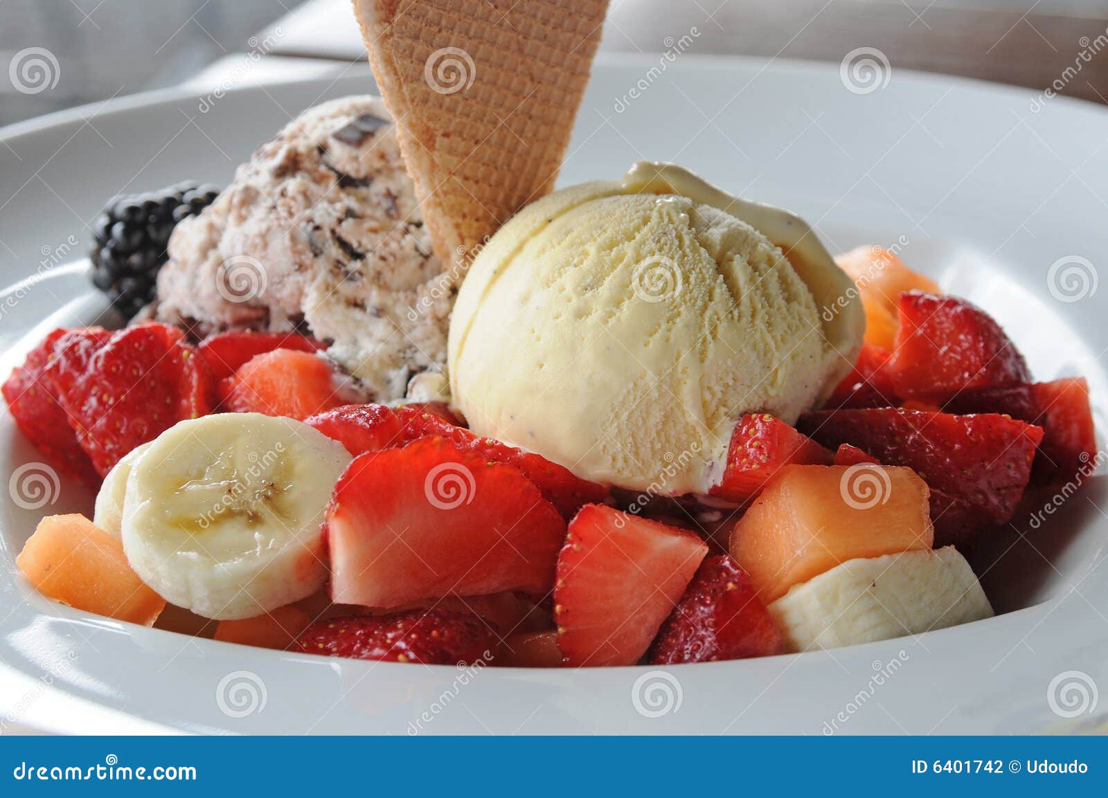 Plate icecream stock photo. Image of food, cream, strawberries - 6401742
