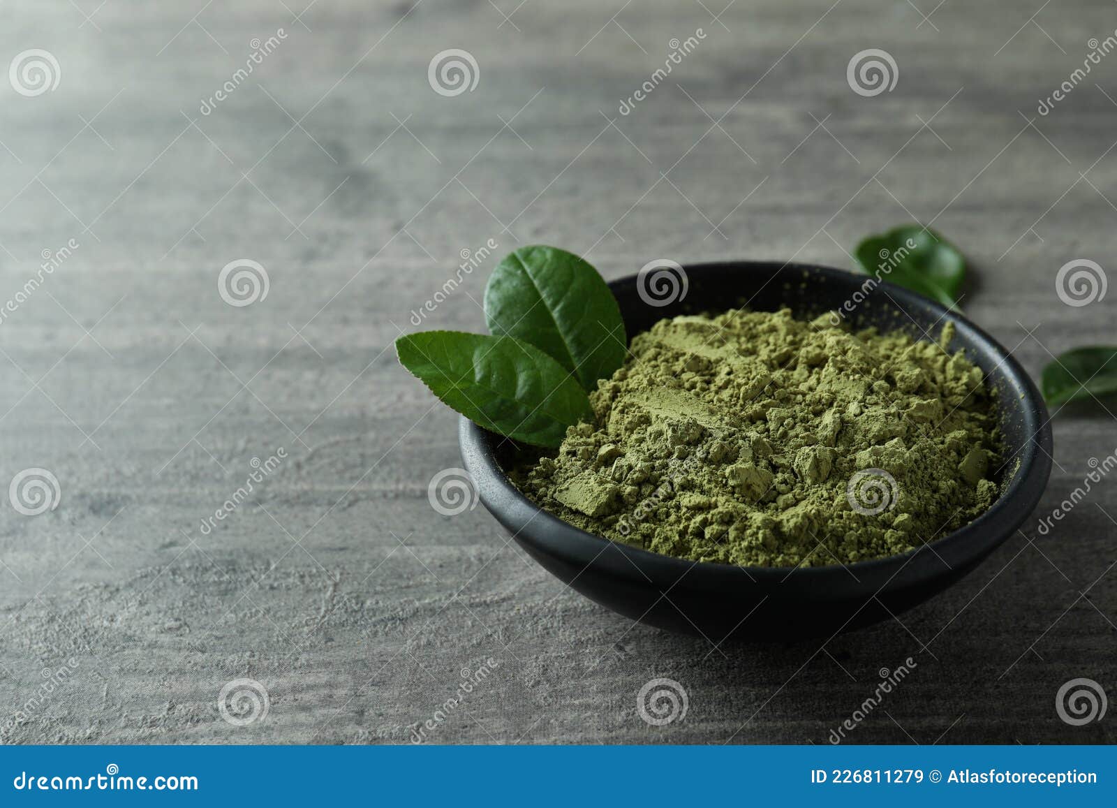 Plate of Matcha Powder on Gray Textured Background Stock Image - Image ...