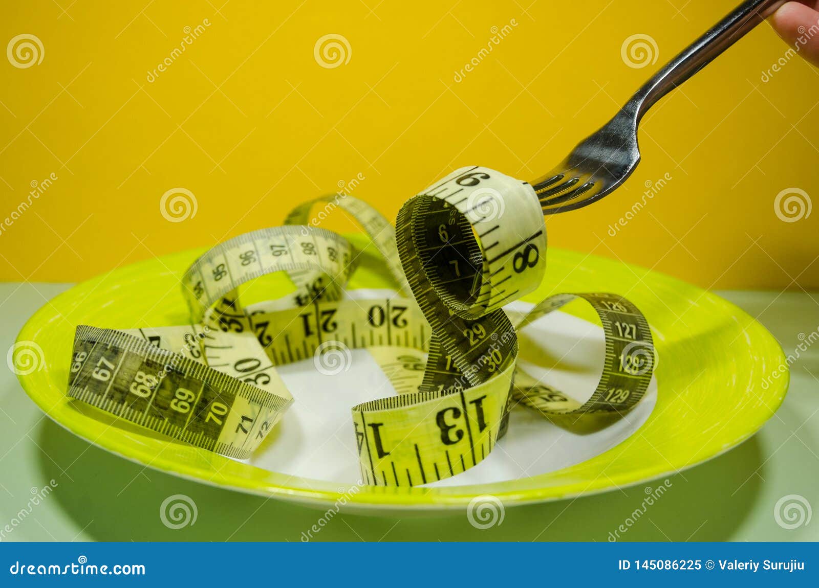 A Plate with Measuring Tape Stock Image - Image of dish, heart: 145086225