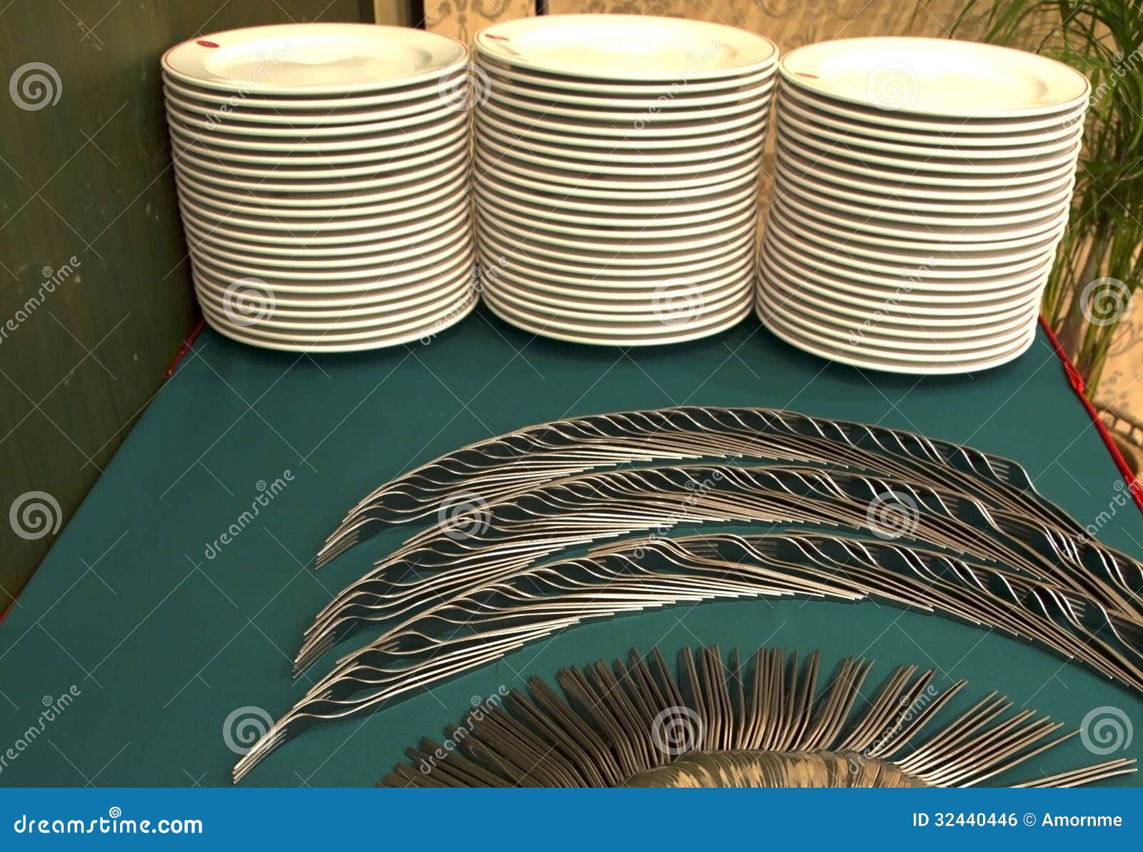 Plate and spoon stock photo. Image of celebration, banquet - 32440446