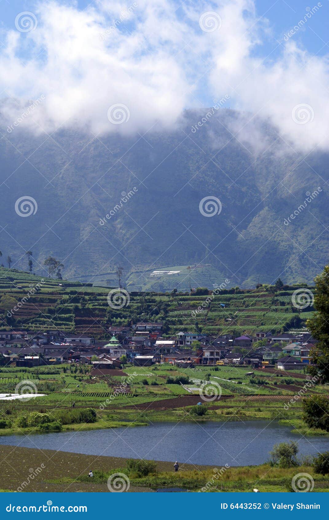Plateau de dieng photo stock. Image du ciel, java, village - 6443252