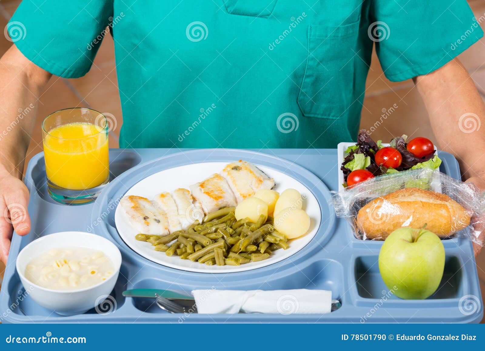 Plateau De Repas D'un Hôpital Photo stock - Image du médecine, boire ...