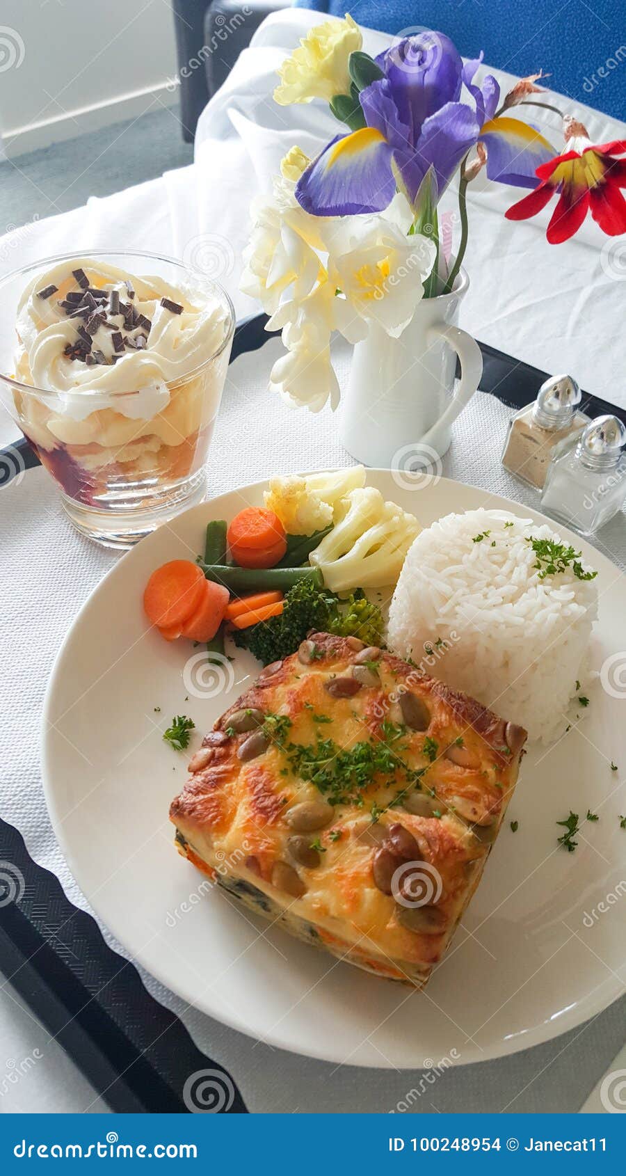 Plateau De Repas Dans L'hôpital Photo stock - Image du pièce, hôpital ...