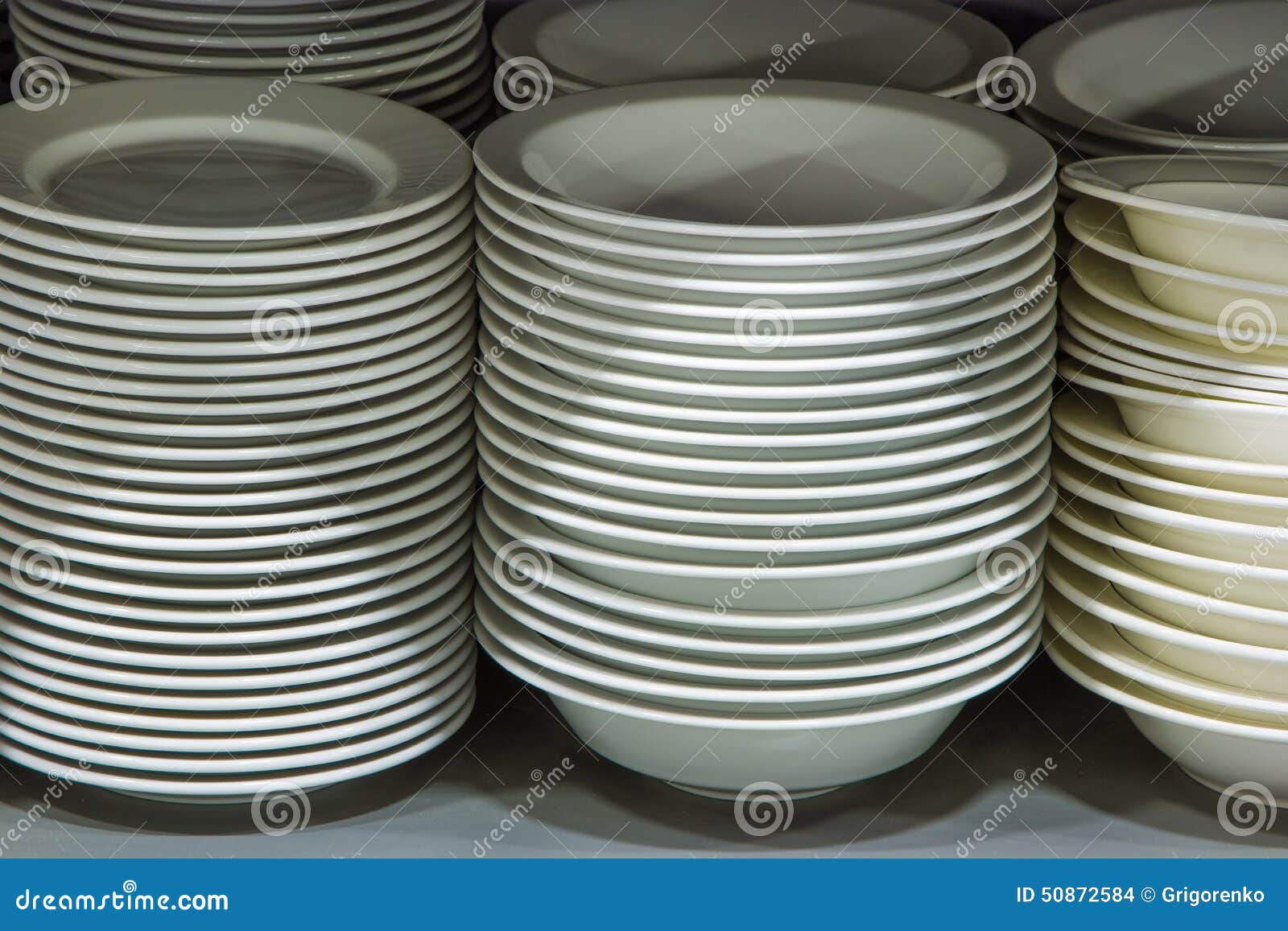 Plates in the store stock photo. Image of store, circle - 50872584