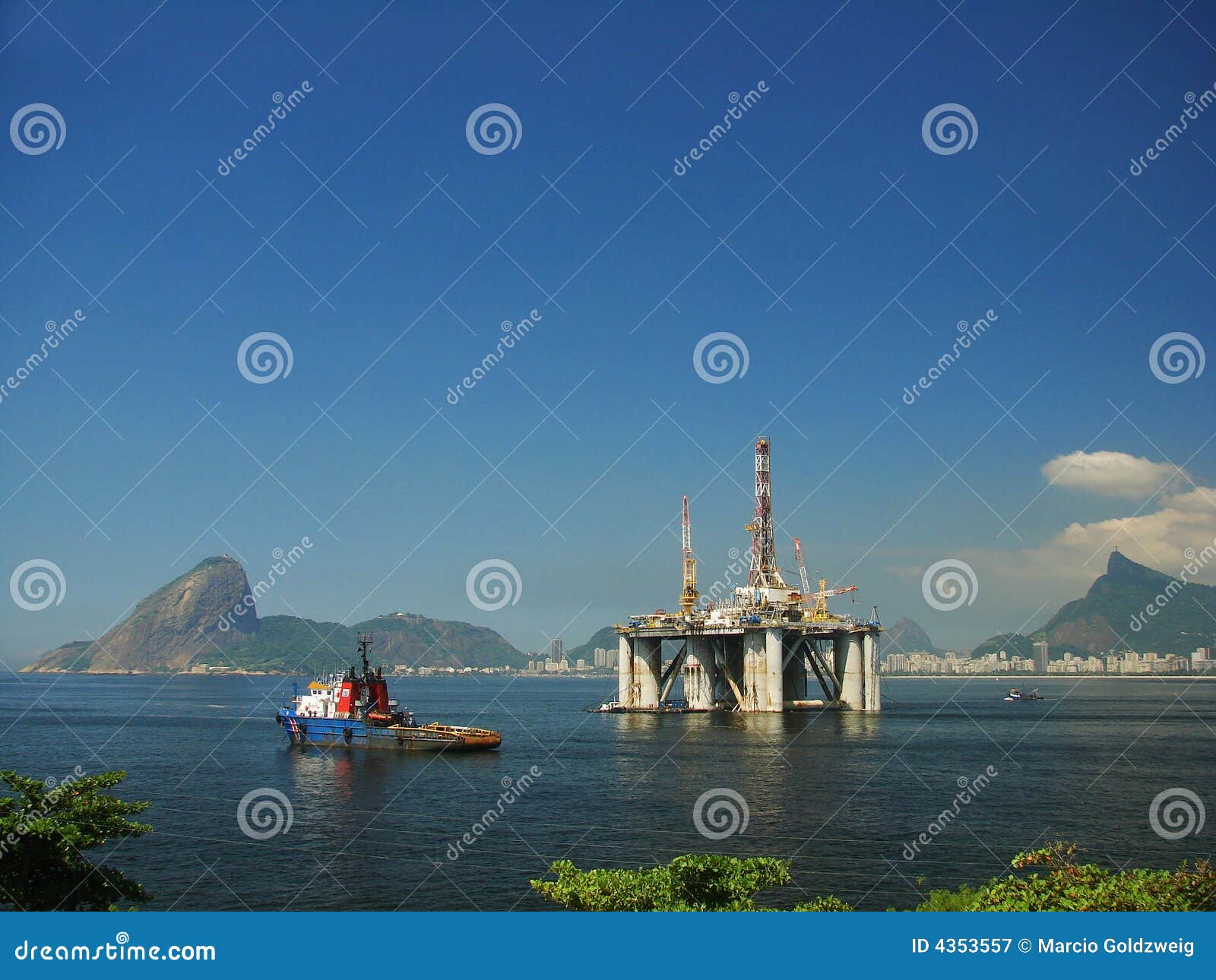 Platform 24 van de olie stock afbeelding. Image of offshore - 4353557