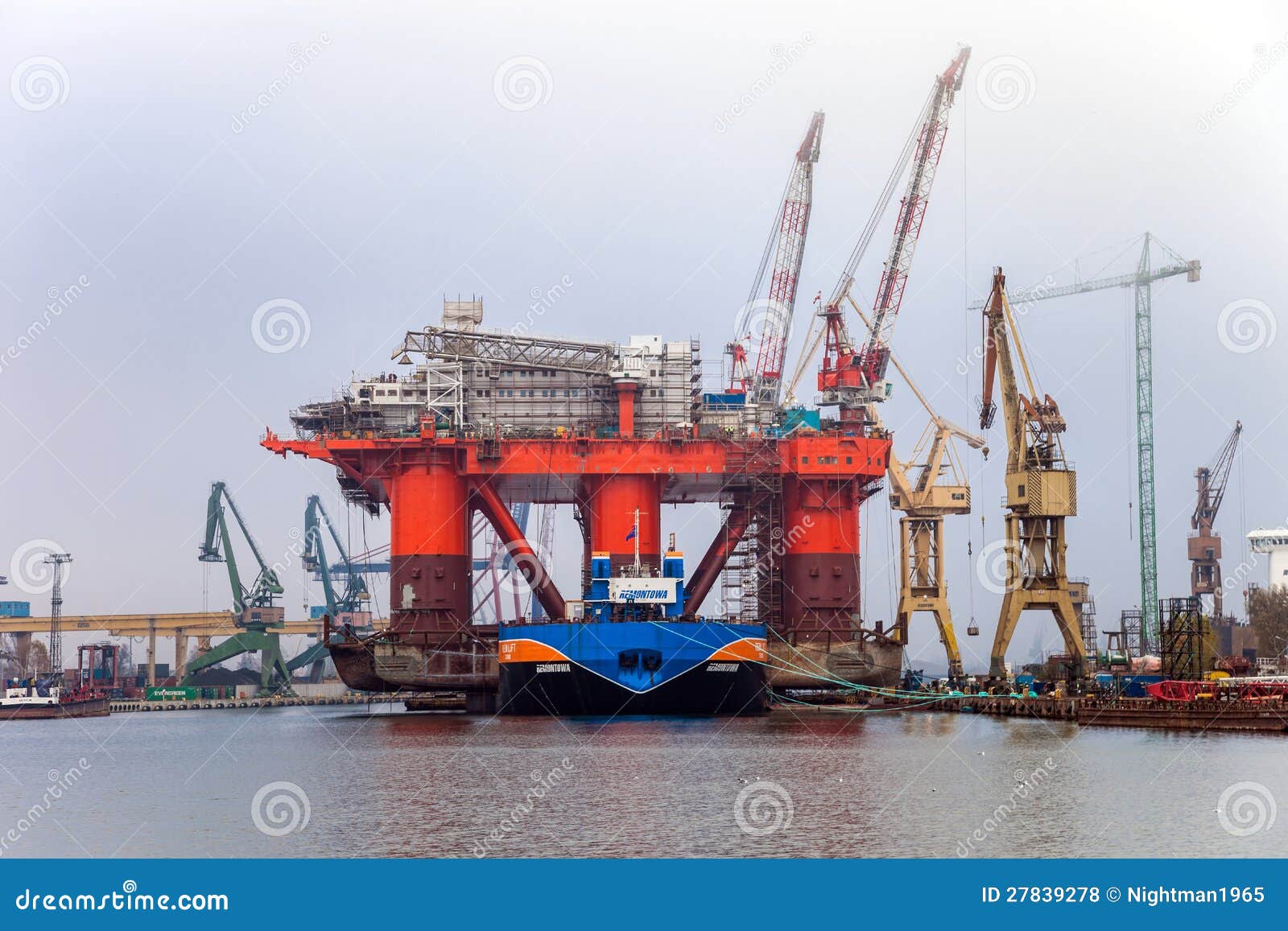 Platform on a barge editorial stock photo. Image of engineering - 27839278