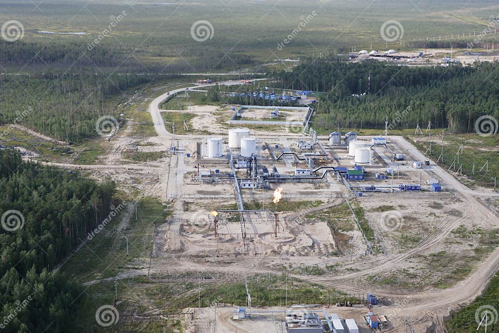 Platform on Extraction and Oil Refining Stock Image - Image of butane ...