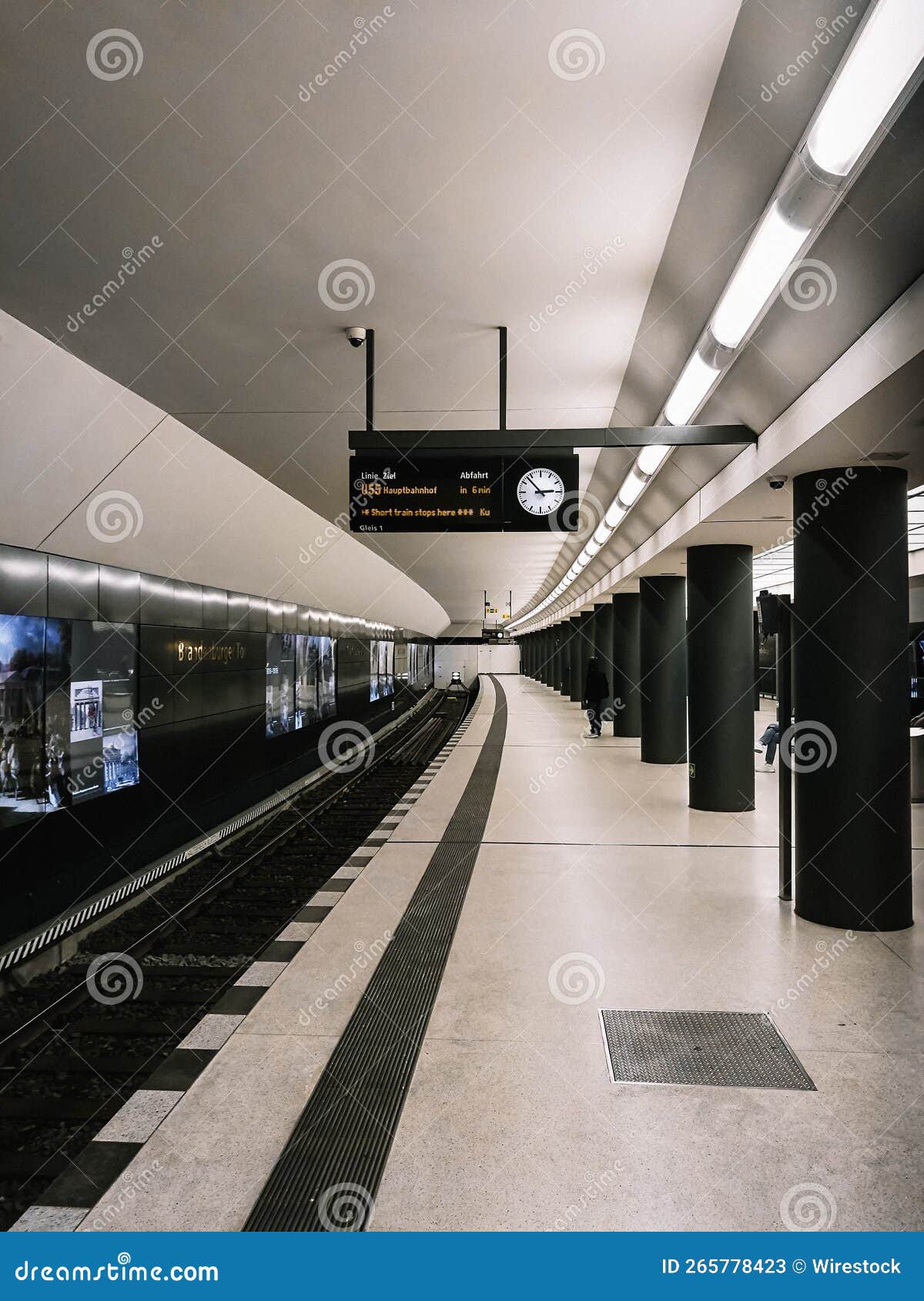 Platform in a Modern Metro Station Editorial Stock Photo - Image of ...