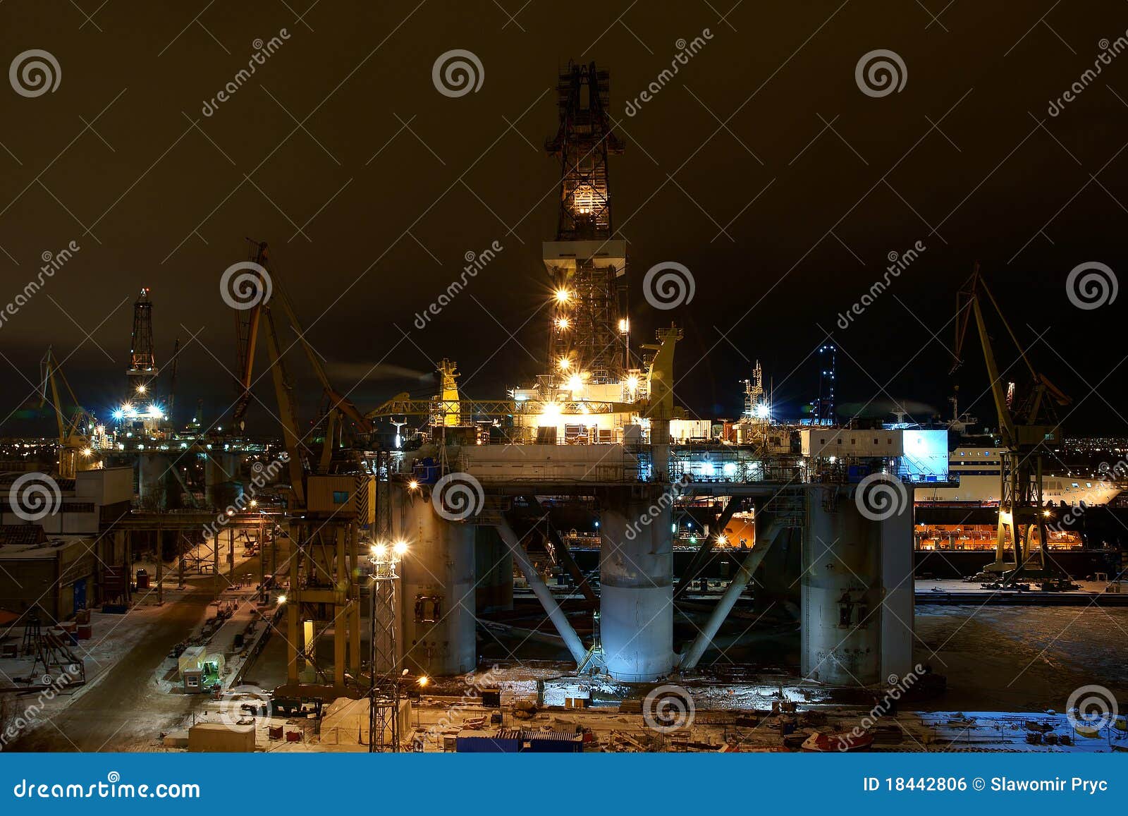 Platform nights stock photo. Image of incomplete, light - 18442806