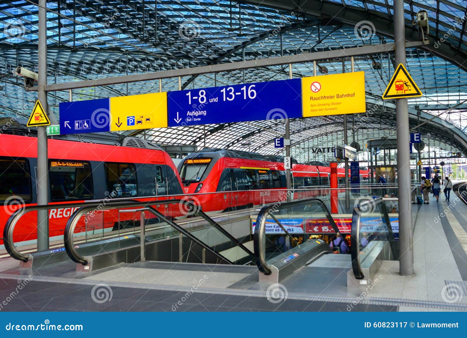 Platform Signs at Berlin Hauptbahnhof Editorial Photography - Image of ...