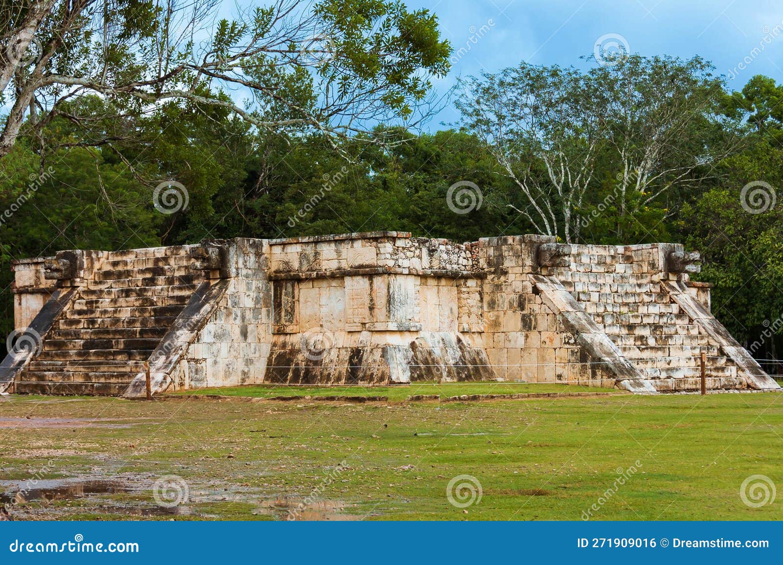 Platform Of Venus Is Dedicated To The Planet Venus. Chichen Itza ...