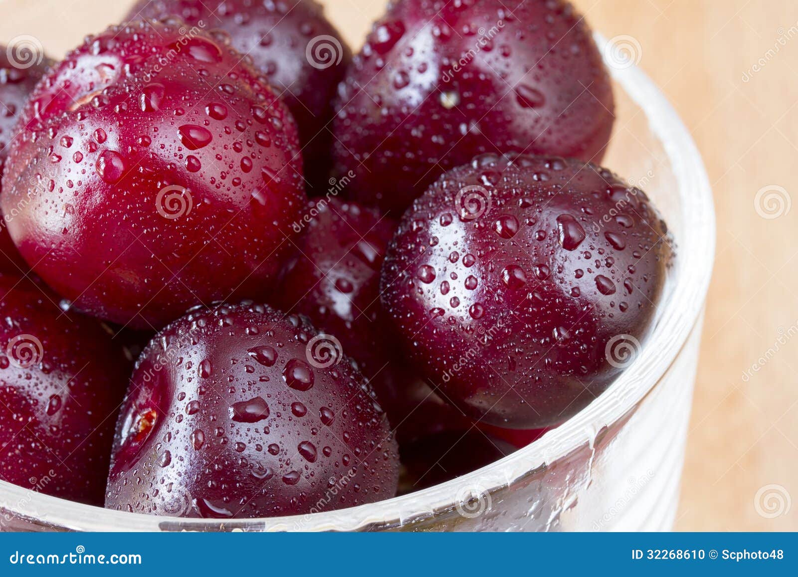 Plato Con Las Cerezas Del Picota Foto de archivo - Imagen de cerezas ...