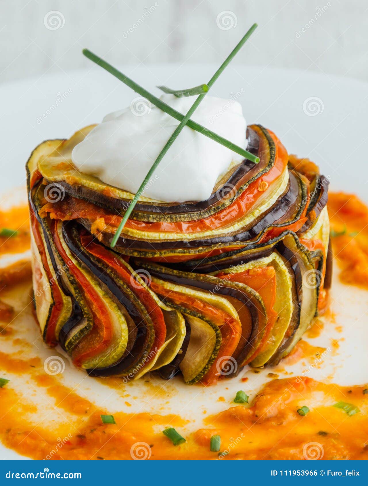 Plato Del Byaldi Del Confit Foto de archivo - Imagen de provenir ...